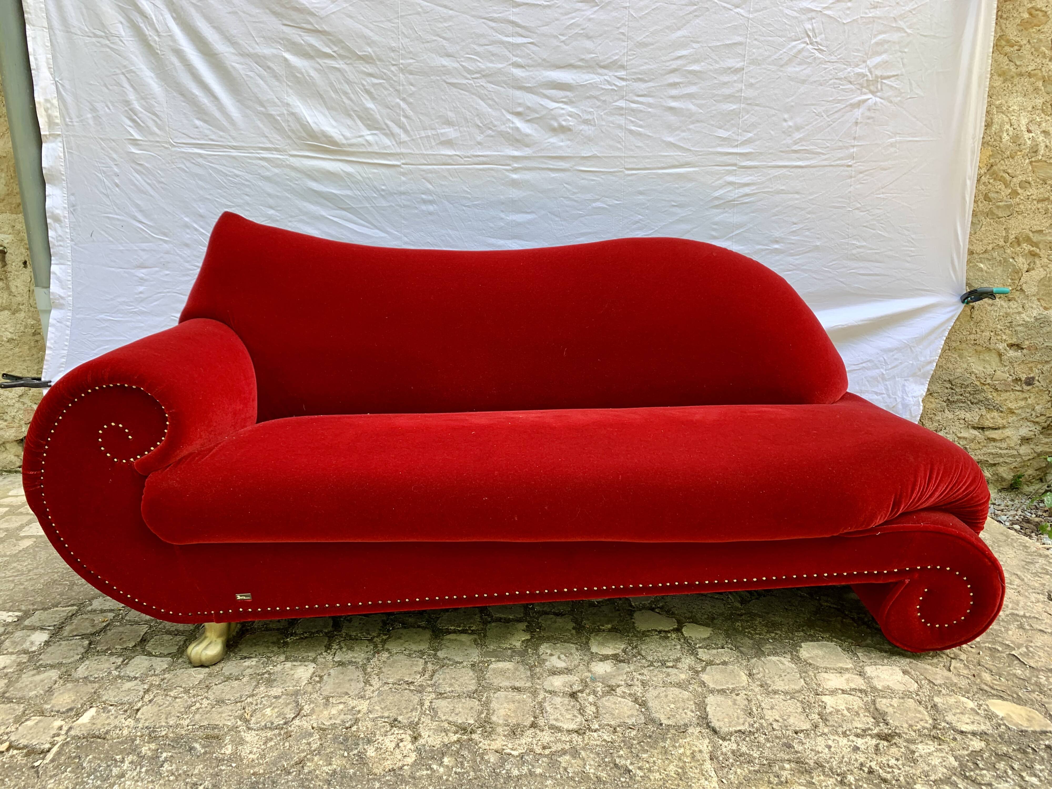 Canapé méridienne Bretz modèle Gaudi velours rouge | Selency