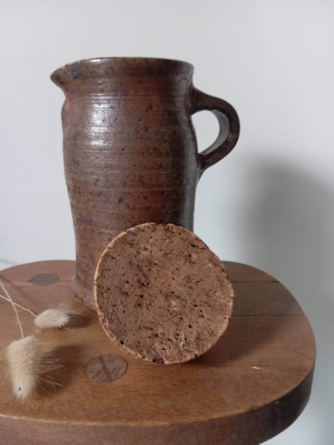 Pichet grès pyrité circa 1970, signature à identifier | Selency