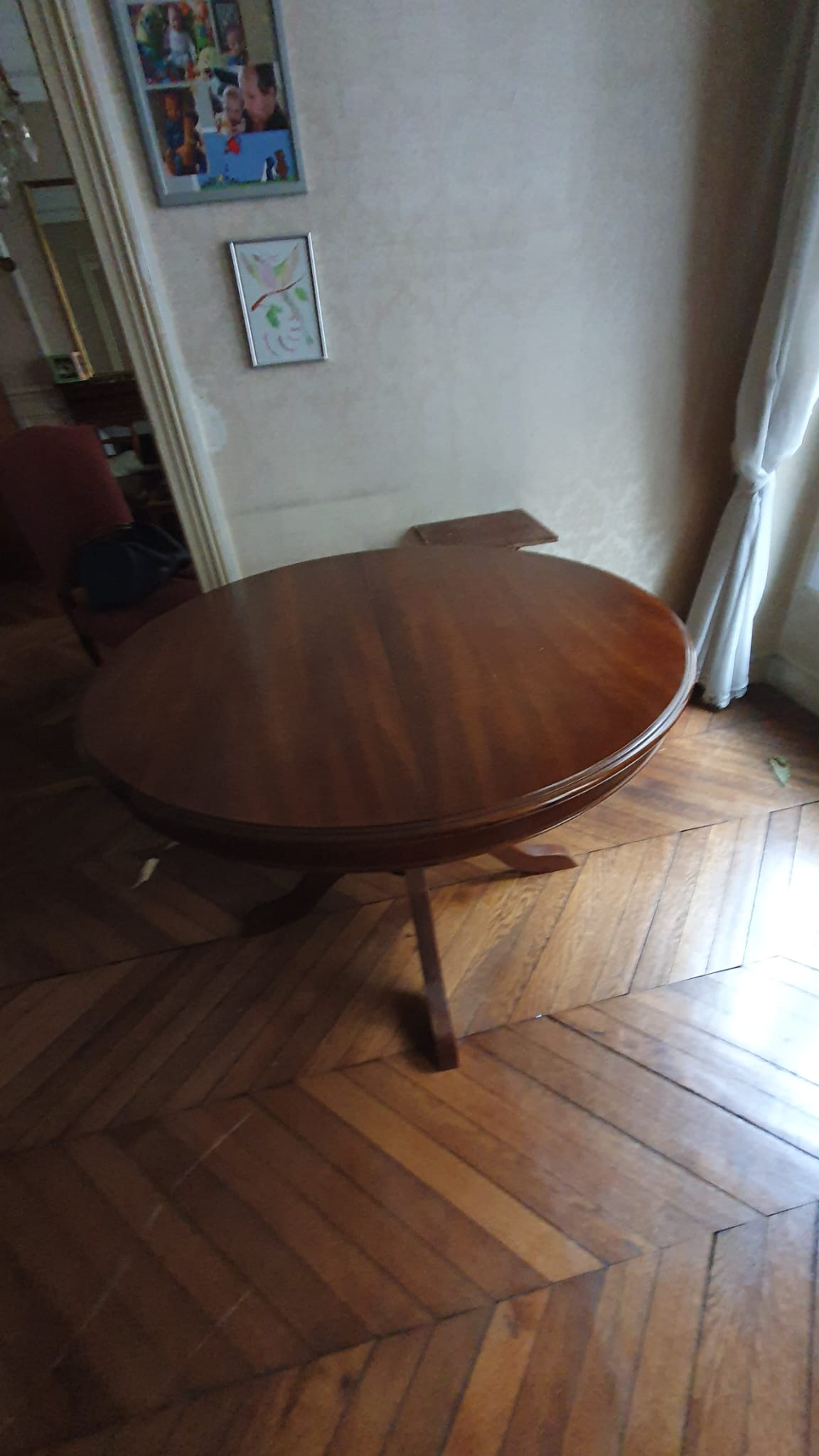 Table ronde extensible en merisier piètement central | Selency