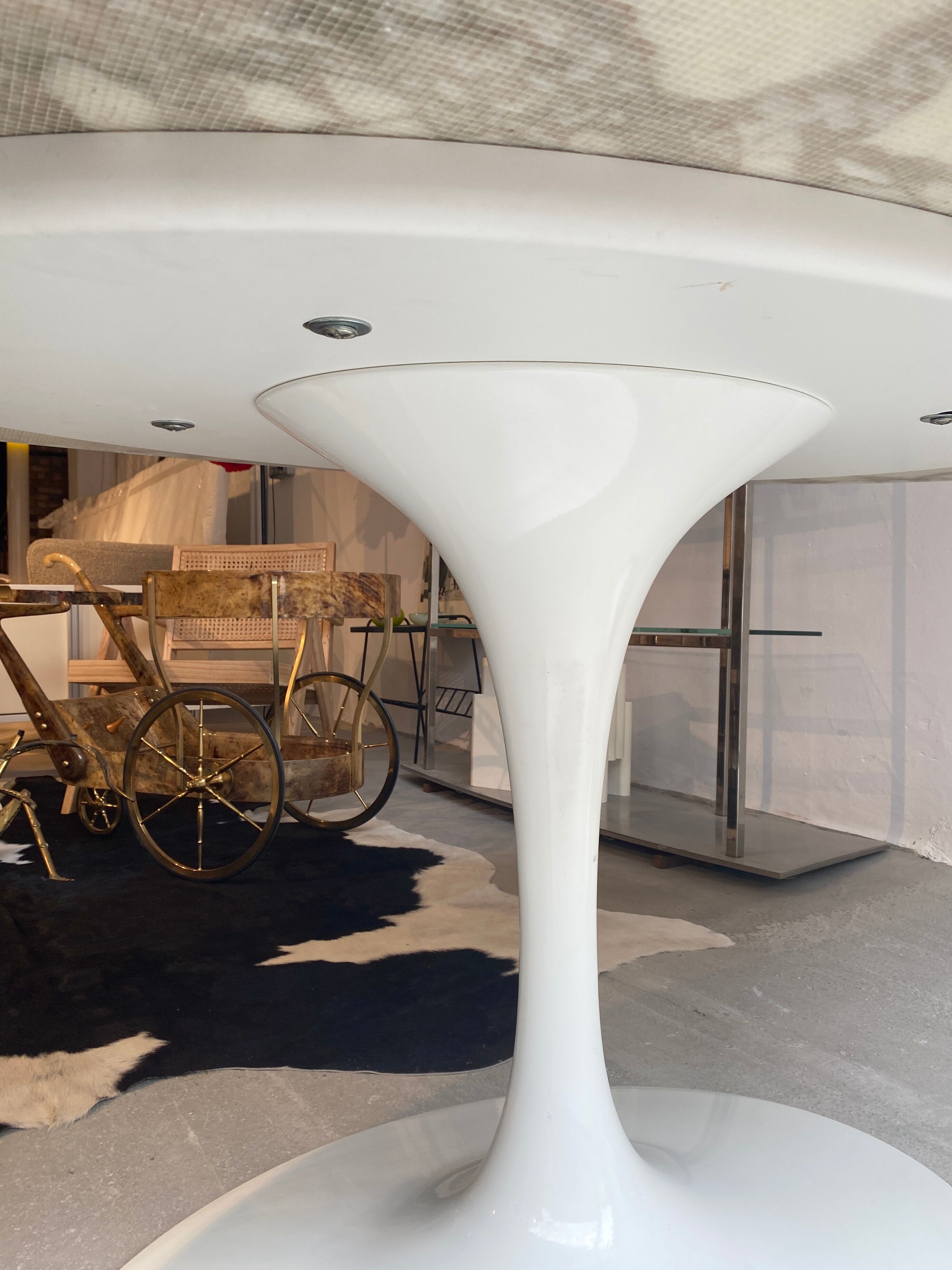 Table ovale en marbre Knoll Studio par Eero Saarinen | Selency