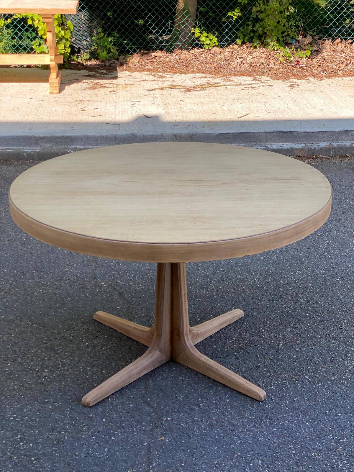 Table à manger scandinave Baumann ronde extensible pied central 190cm ...