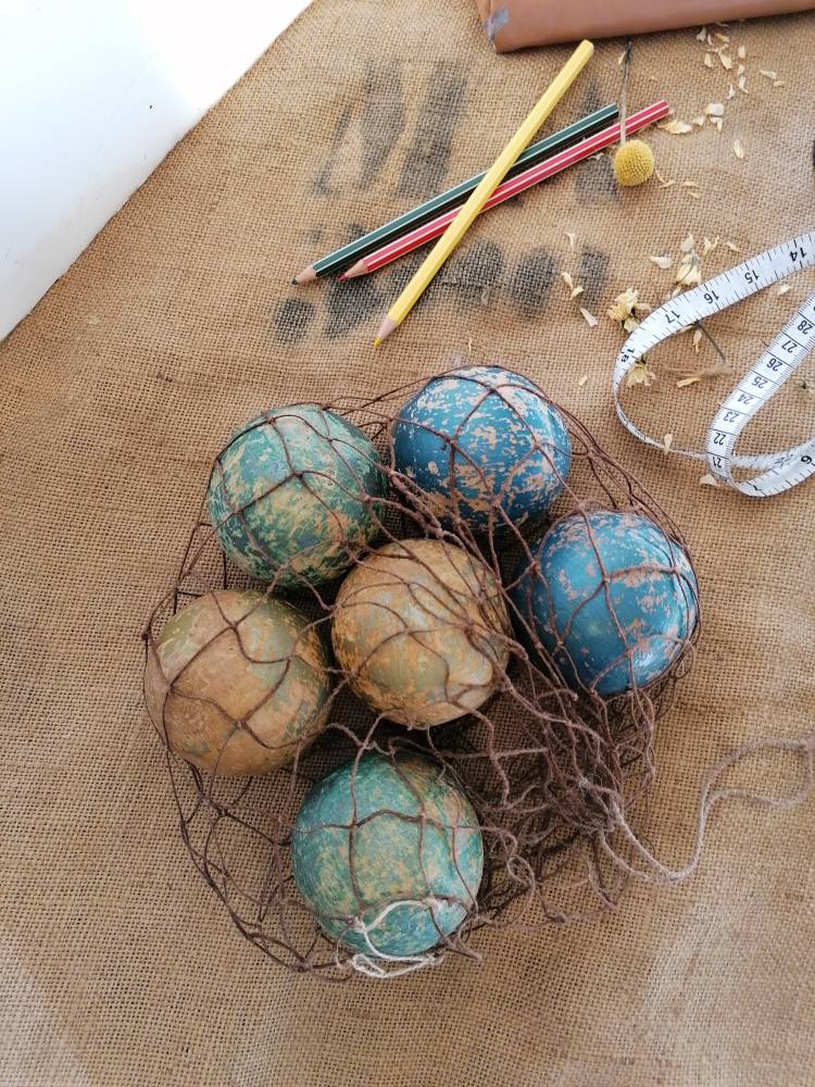 Jeu de boules en bois tourné, pétanque boulingrin primitif, 1900, jeu ...