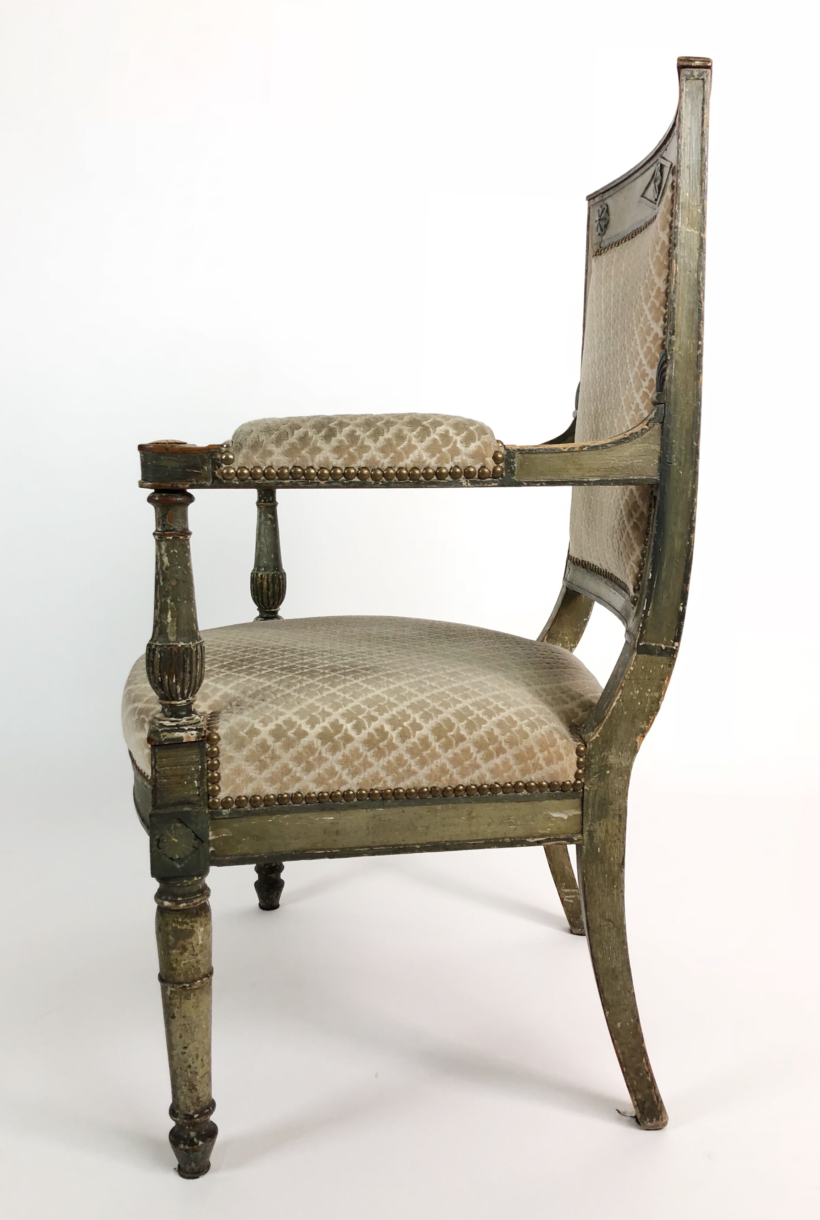 Fauteuil de style directoire en bois peint et tissu estampillé | Selency