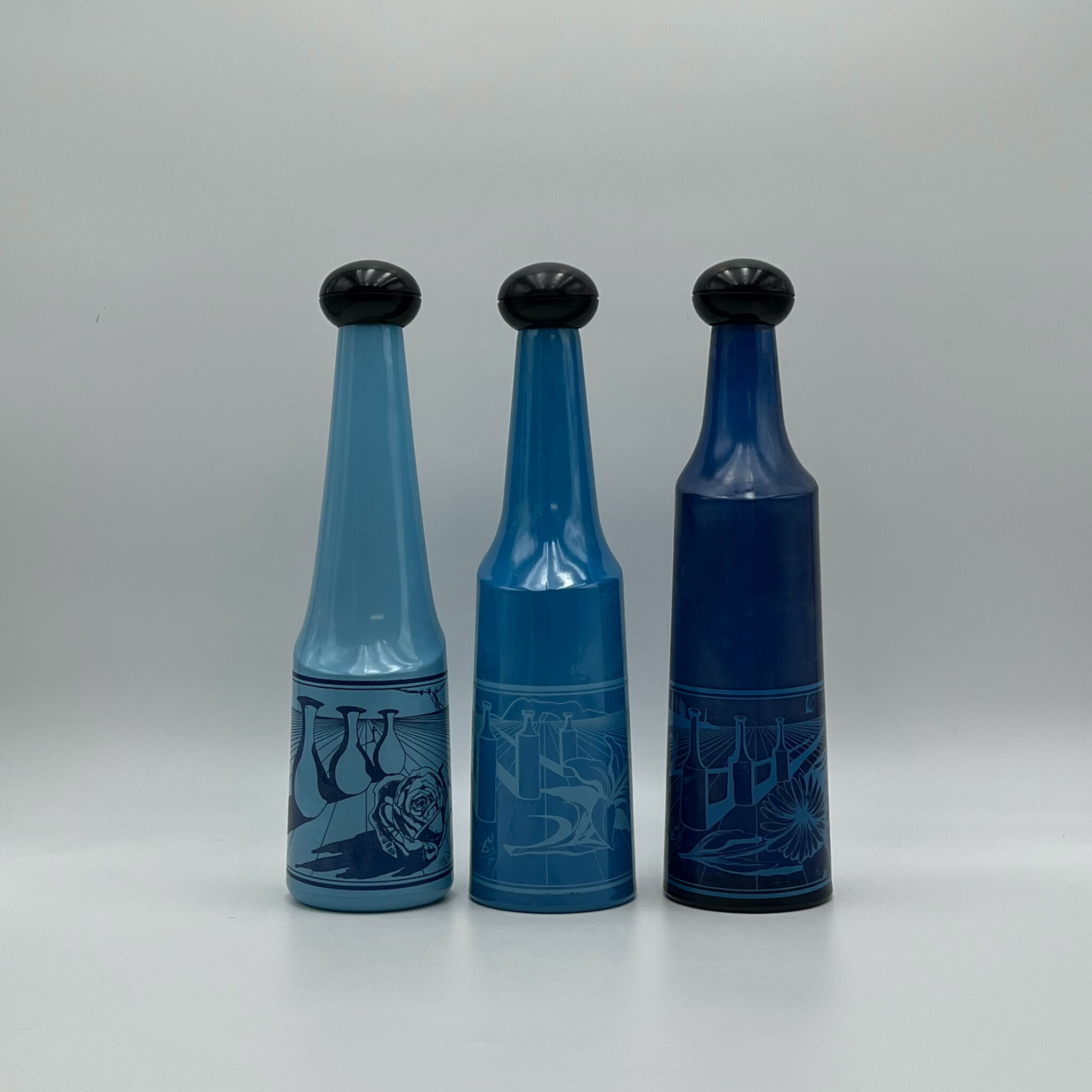 Bouteilles Salvador Dali vintage en verre de collection des années 70 - Vintage Rosso Antico ...