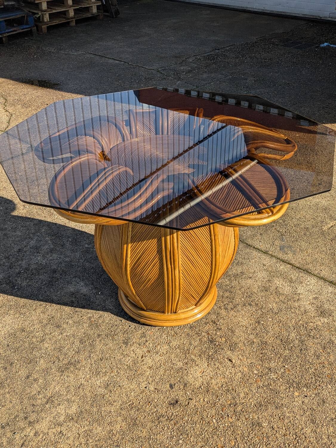 Vintage table Bamboo rattan / smoked glass | Selency