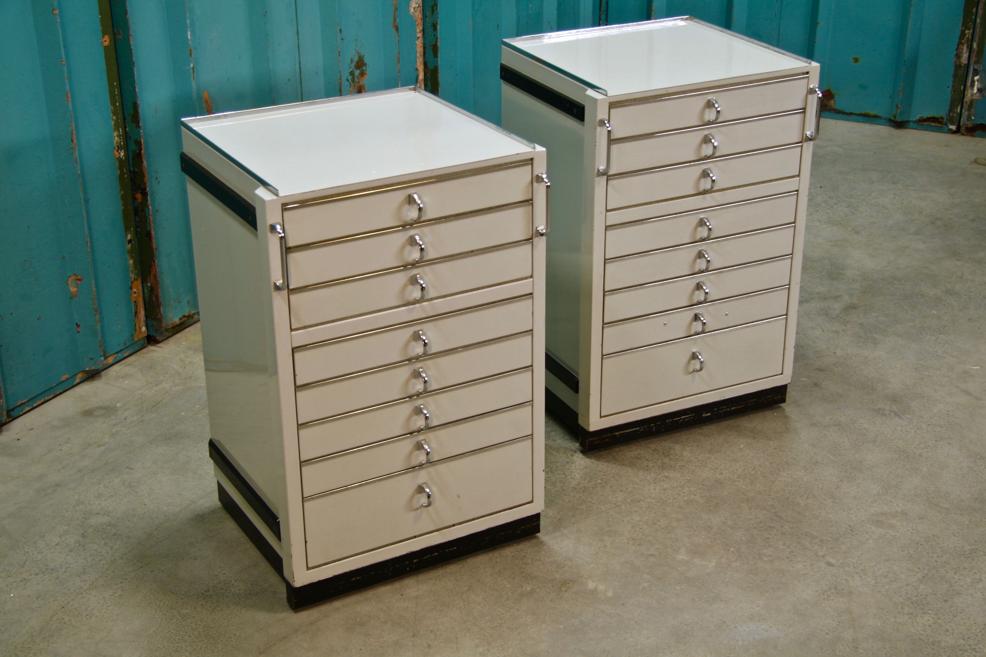 Set of 2 industrial German medical chests with drawers by Baisch, 1950s ...