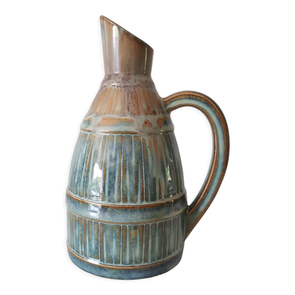 Pichet ancien en grès émaillé dans des nuances de bleu et de marron, forme fuselée, décor en ...