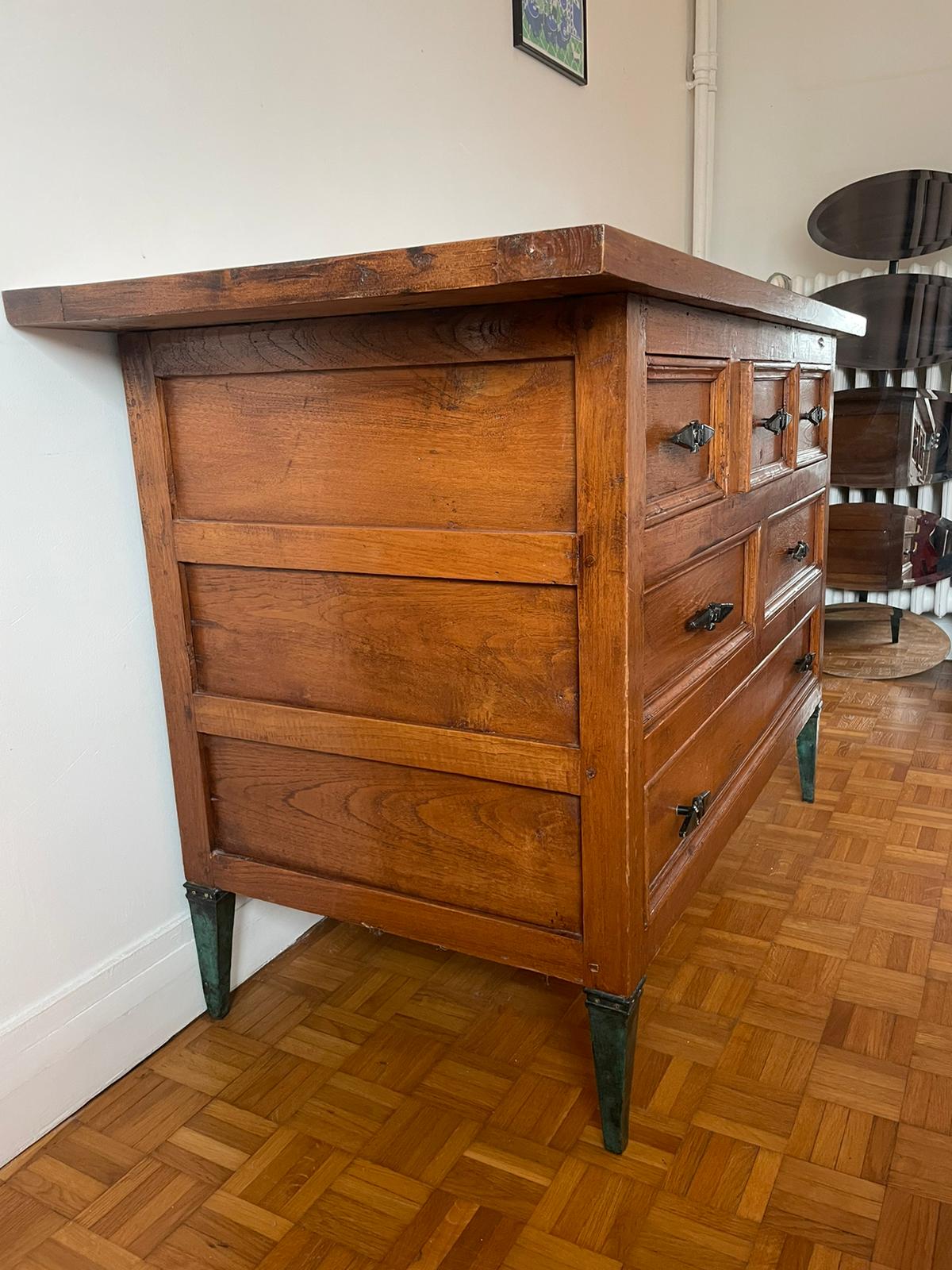 Commode ancienne en bois massif | Selency