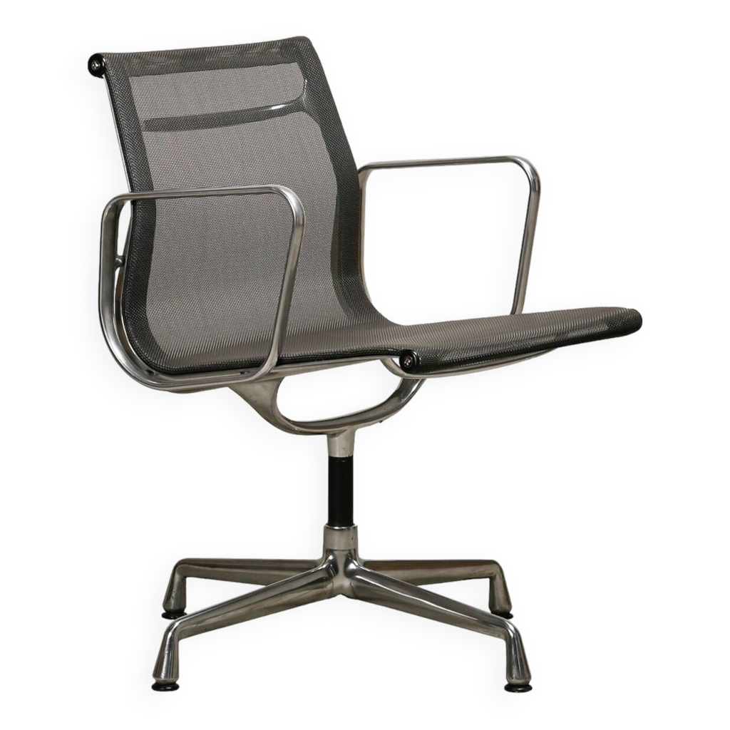 Plusieurs chaises de salle à manger Eames Aluminum Group EA108 en ...