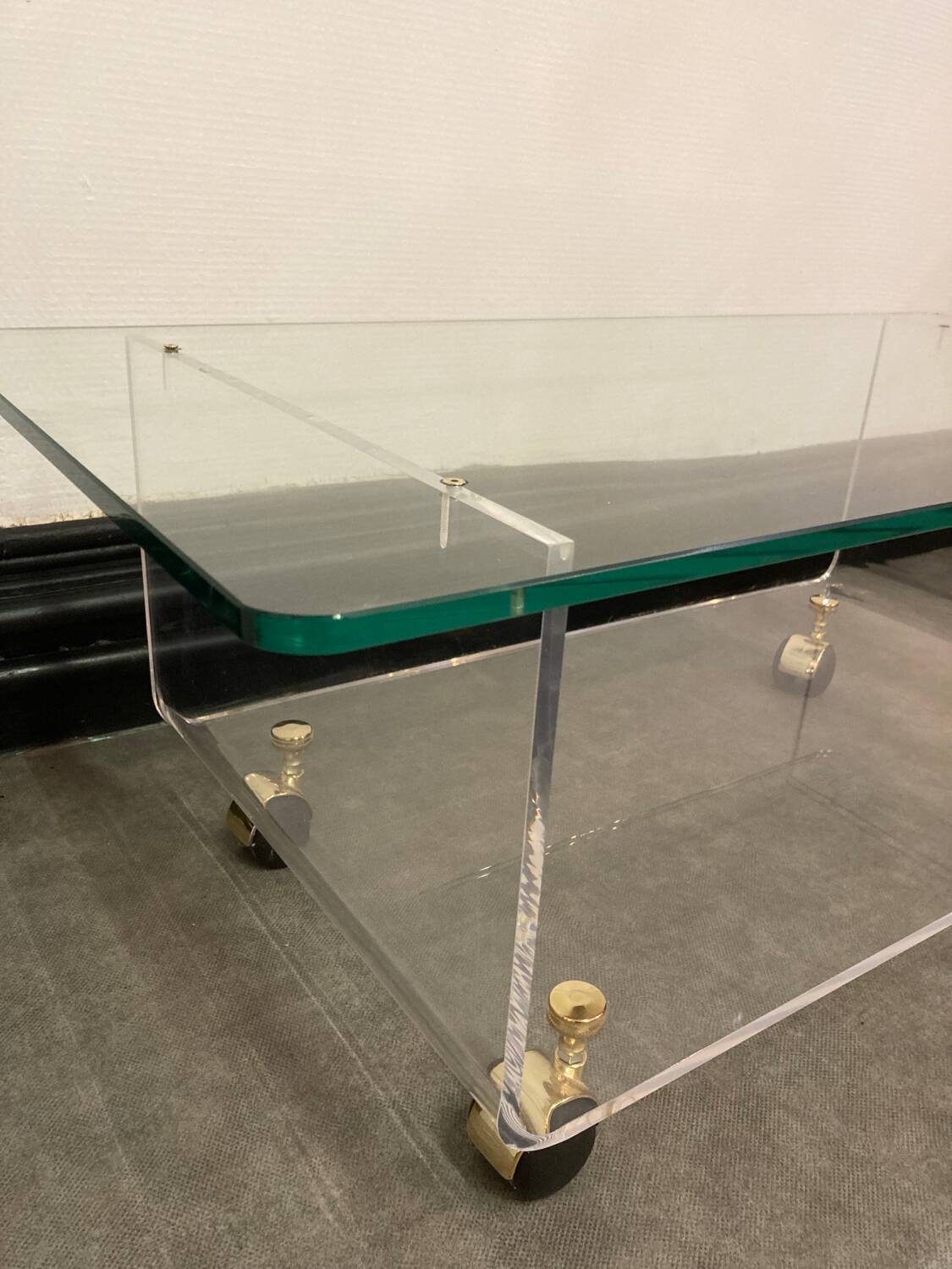 Table basse roulettes verre et plexi | Selency