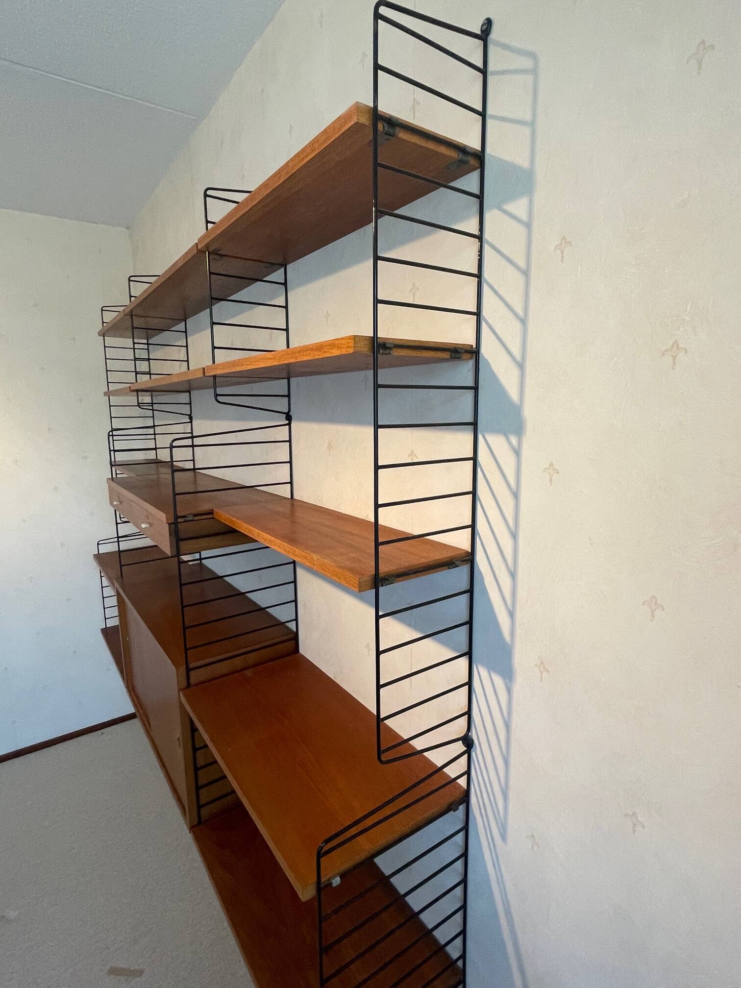 Bibliothèque String Design AB par Nisse Strinning. Design suédois ...