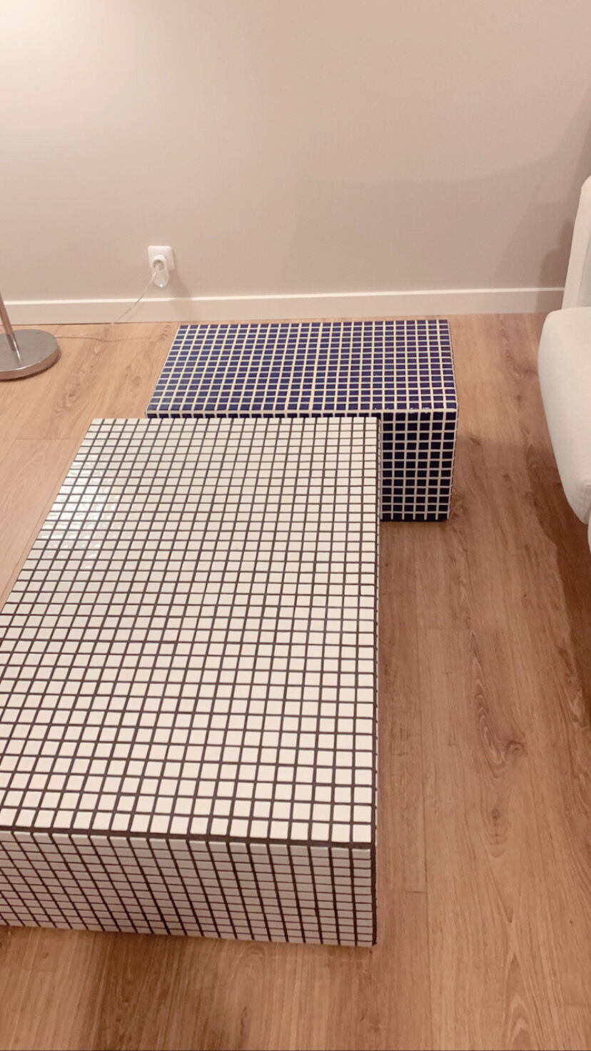Table basse carrelage mosaïque bleu et joint beige | Selency