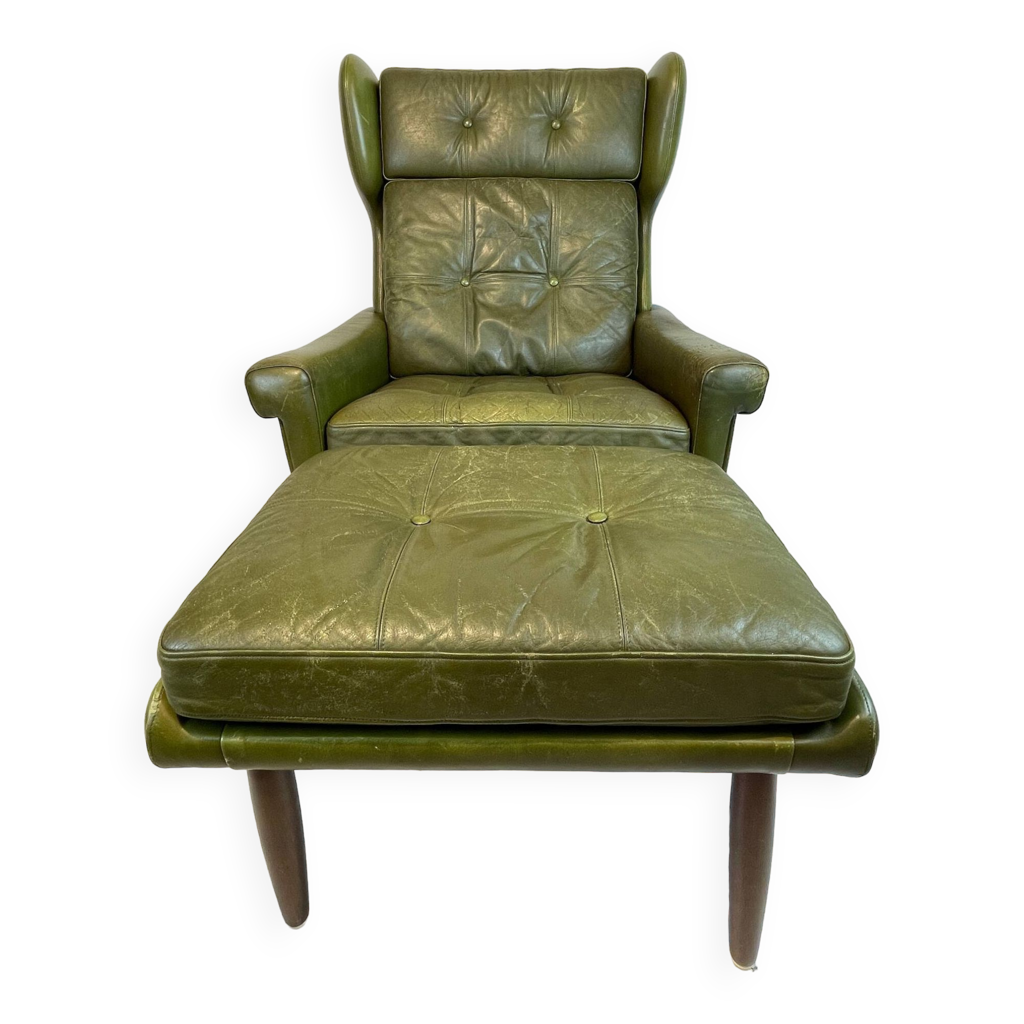 Fauteuil par Svend Skipper, cuir vert des années 1960 avec hocker ...
