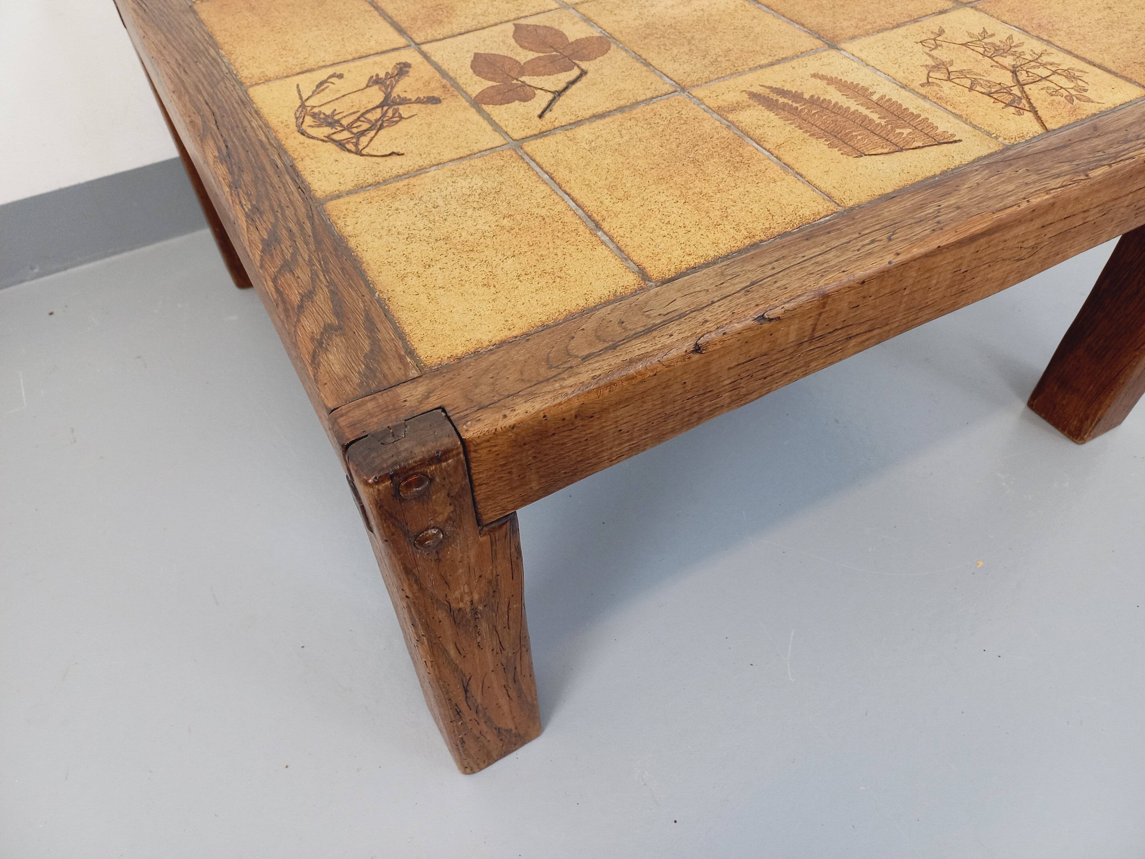 Vintage Roger Capron square coffee table in solid oak and Vallauris ceramics from the 60s and ...
