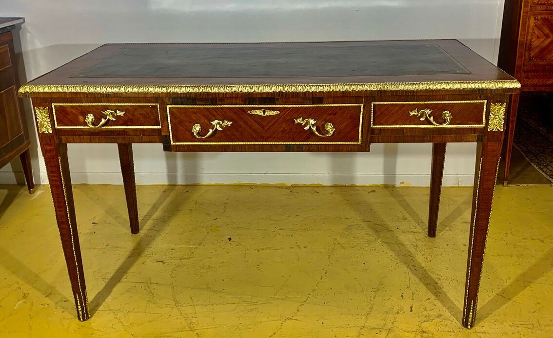 Bureau style LOUIS XVI, bronzes et bois précieux | Selency
