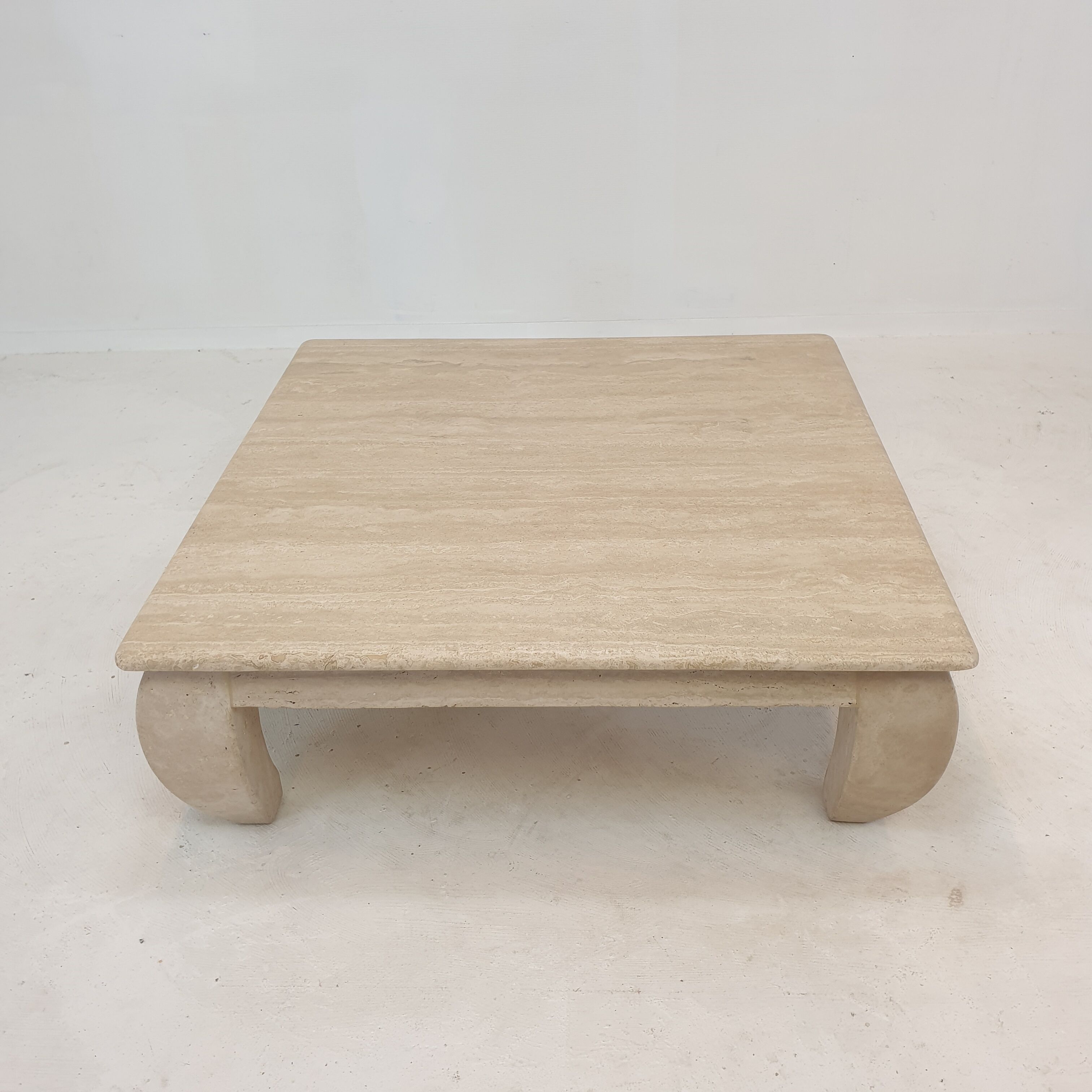 Table basse italienne en travertin « Opium », années 1980 | Selency