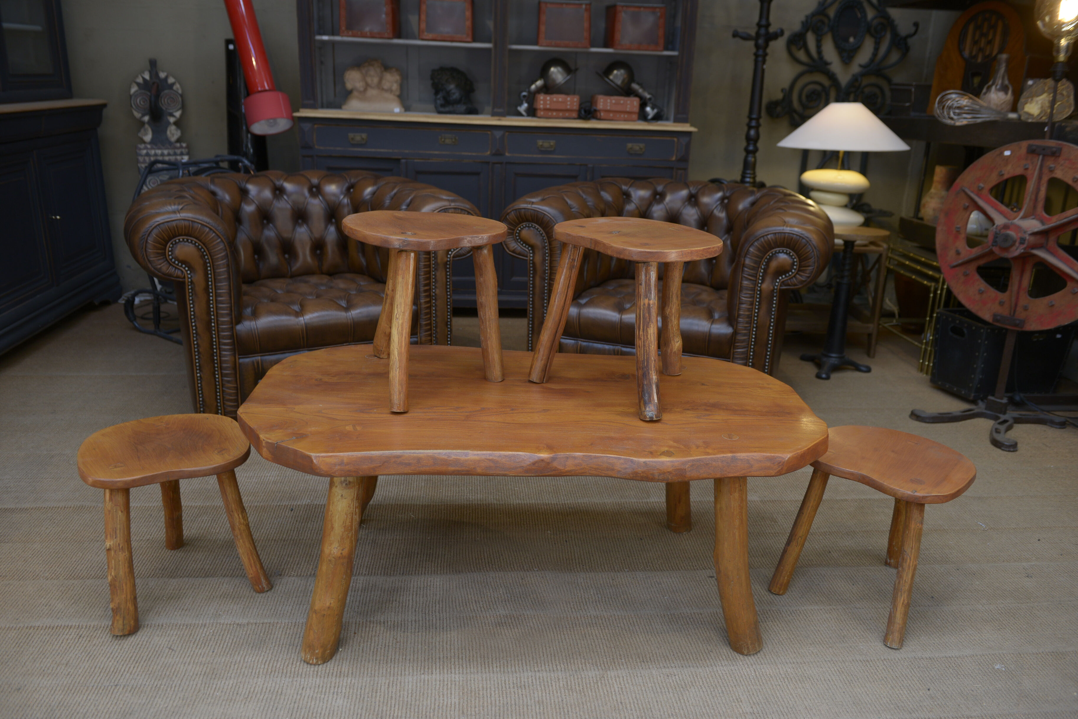 Table basse et ses 4 tabourets vintage en orme 1960 | Selency