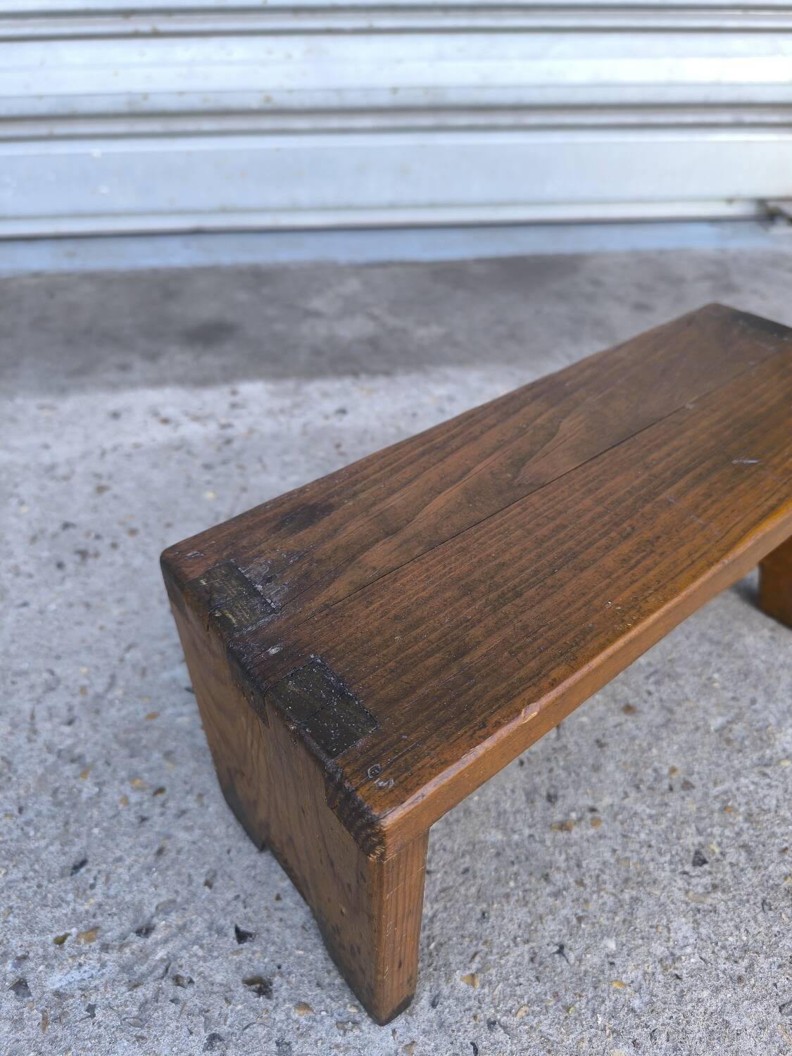 Marche pied en pin massif circa 1950 | Selency