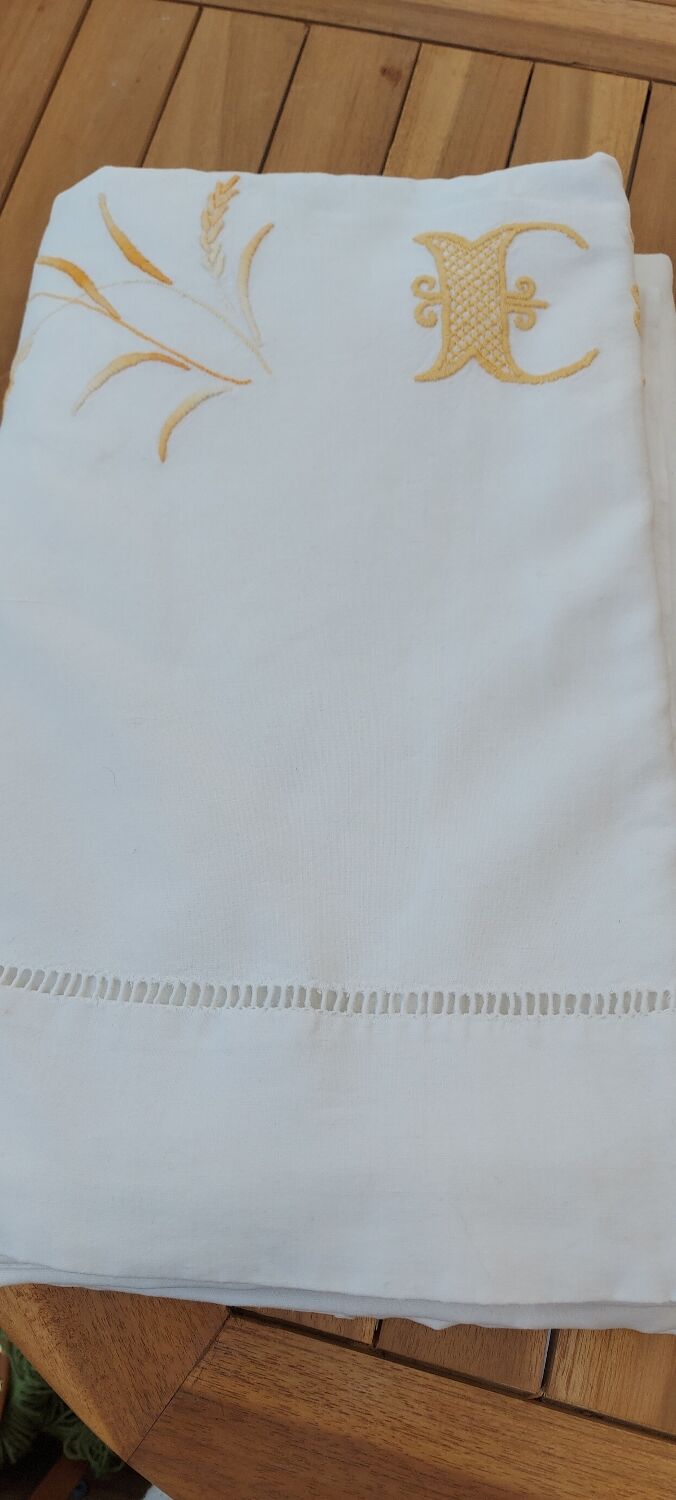 Drap brodé en coton | Selency