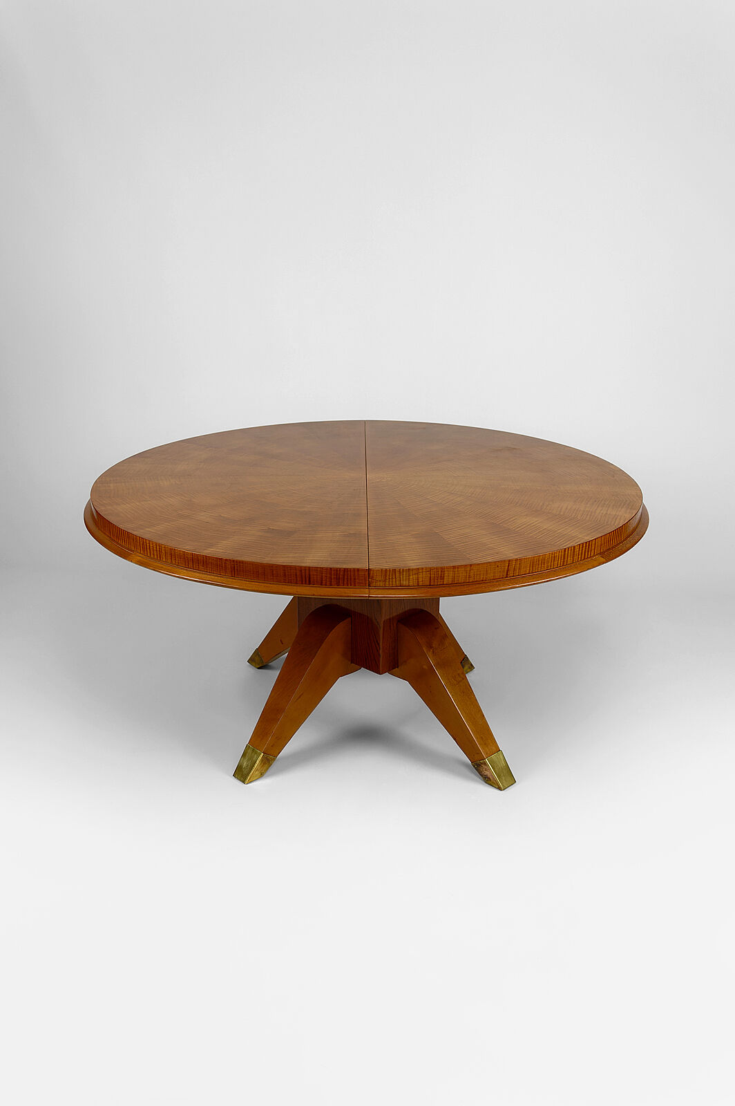 Table basse ronde Art Déco en érable, France, vers 1940 | Selency