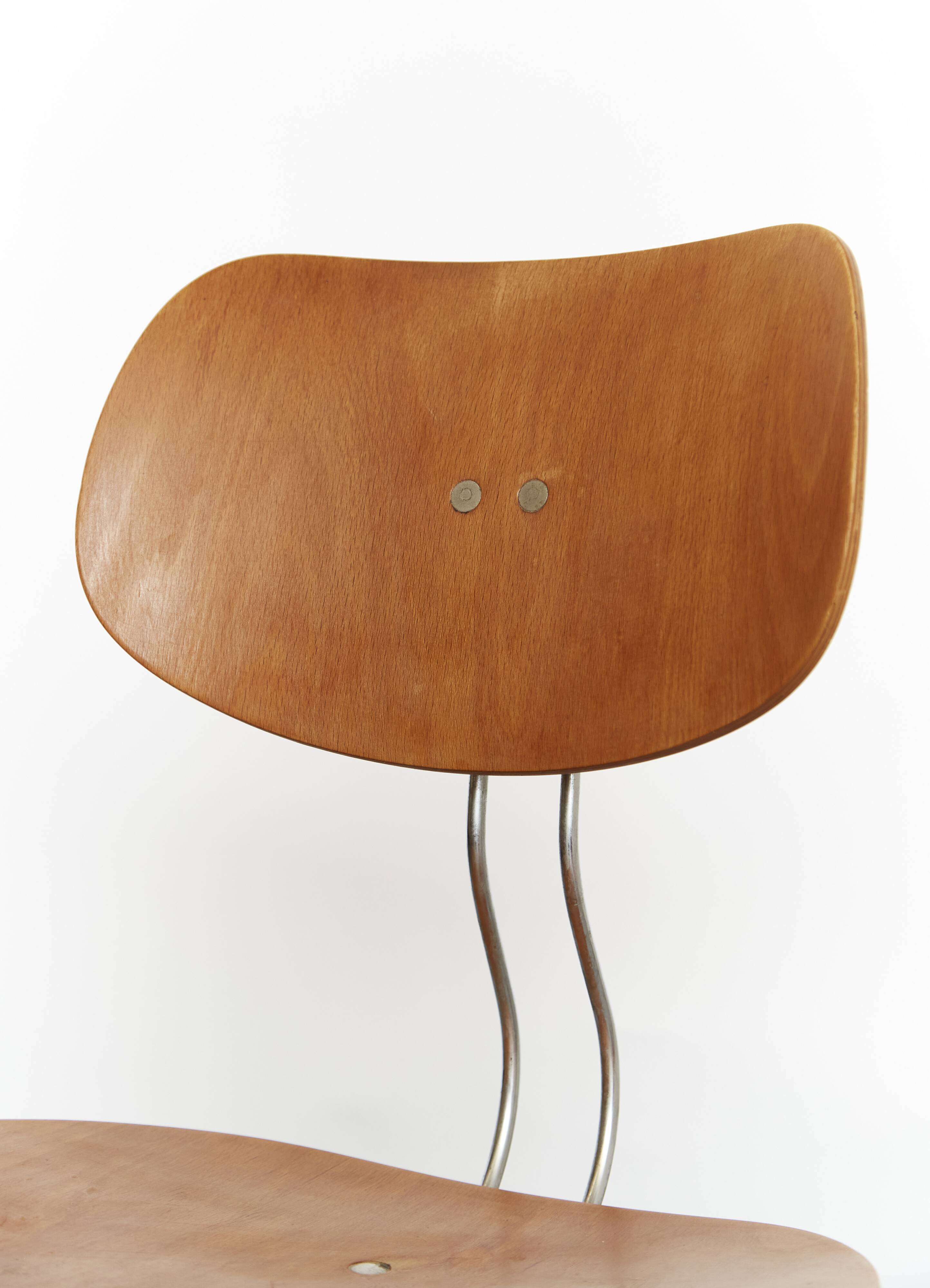 Chaise pivotante Mid-Century modèle SE 40 par Egon Eiermann pour Wilde ...