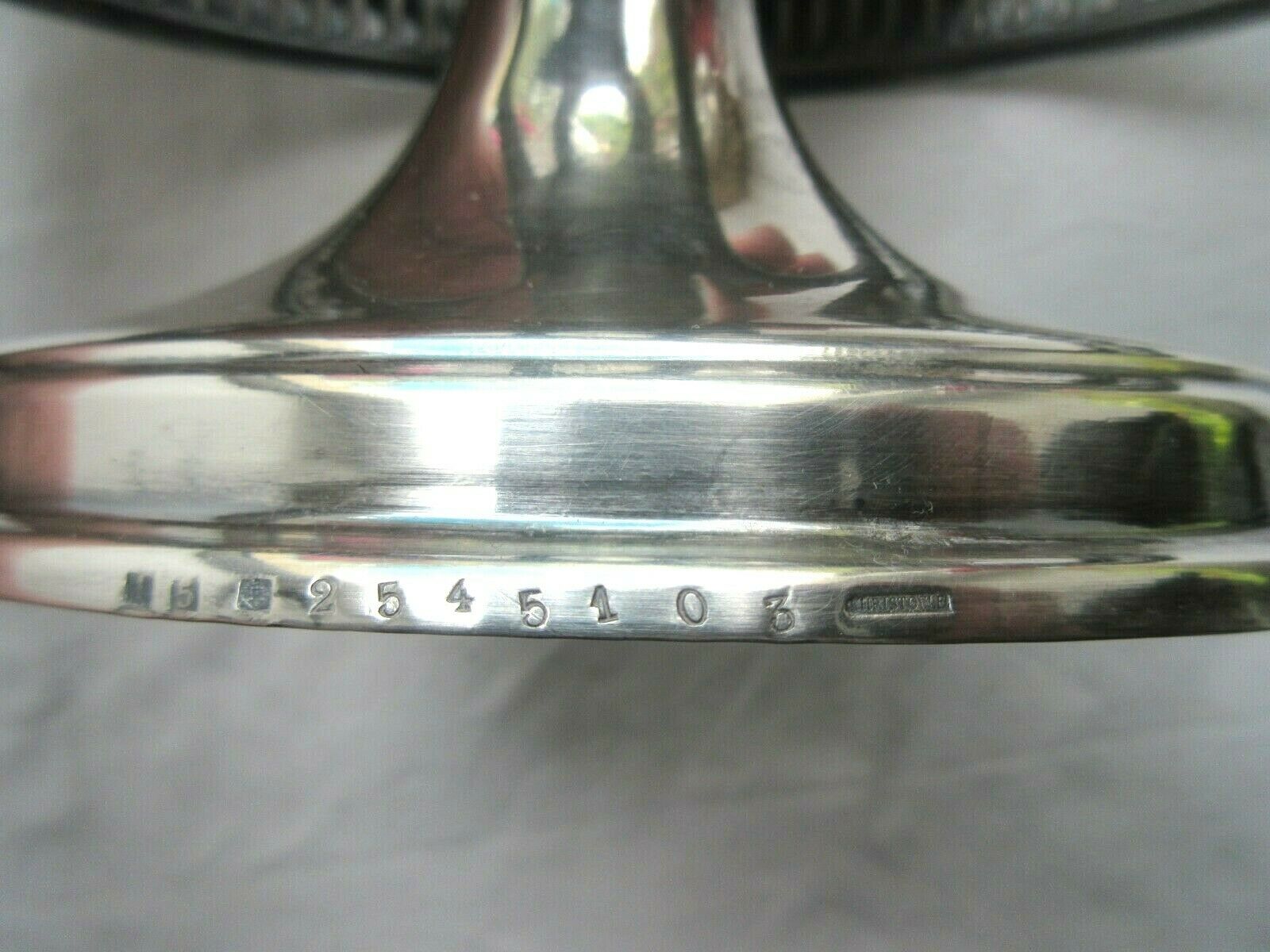 Huilier vinaigrier 2 flacons cristal avec bouchon support métal argenté ...