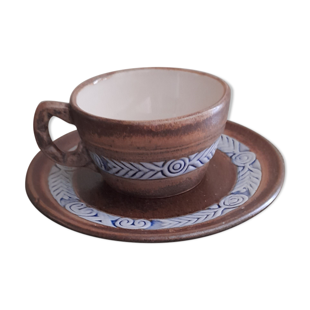 Ancienne bolée et sous tasse en grès de hb quimper henriot décor relief ...