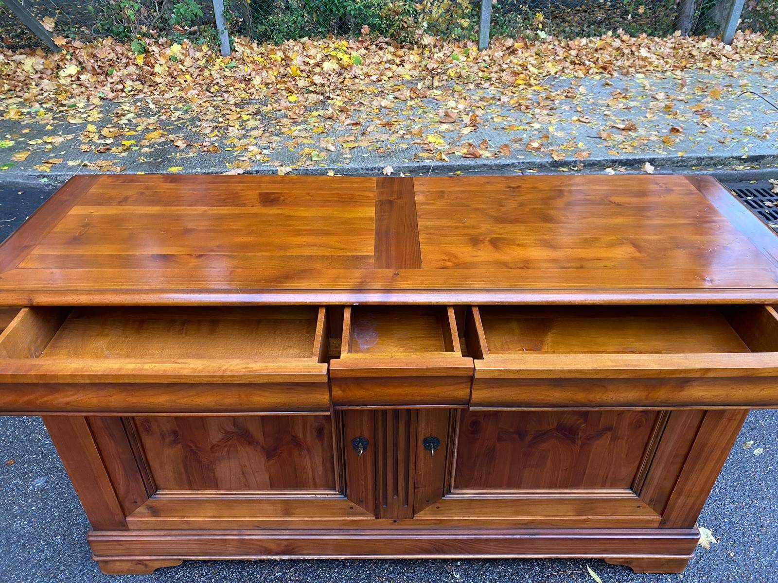 Buffet en bois massif du 19ème siècle Louis Philippe 176cm | Selency