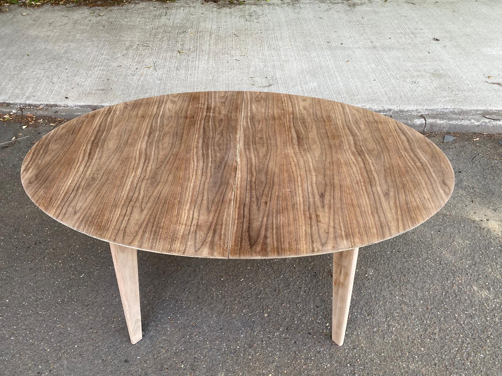 Table à manger scandinave ronde ovale extensible style Miliboo Leena ...