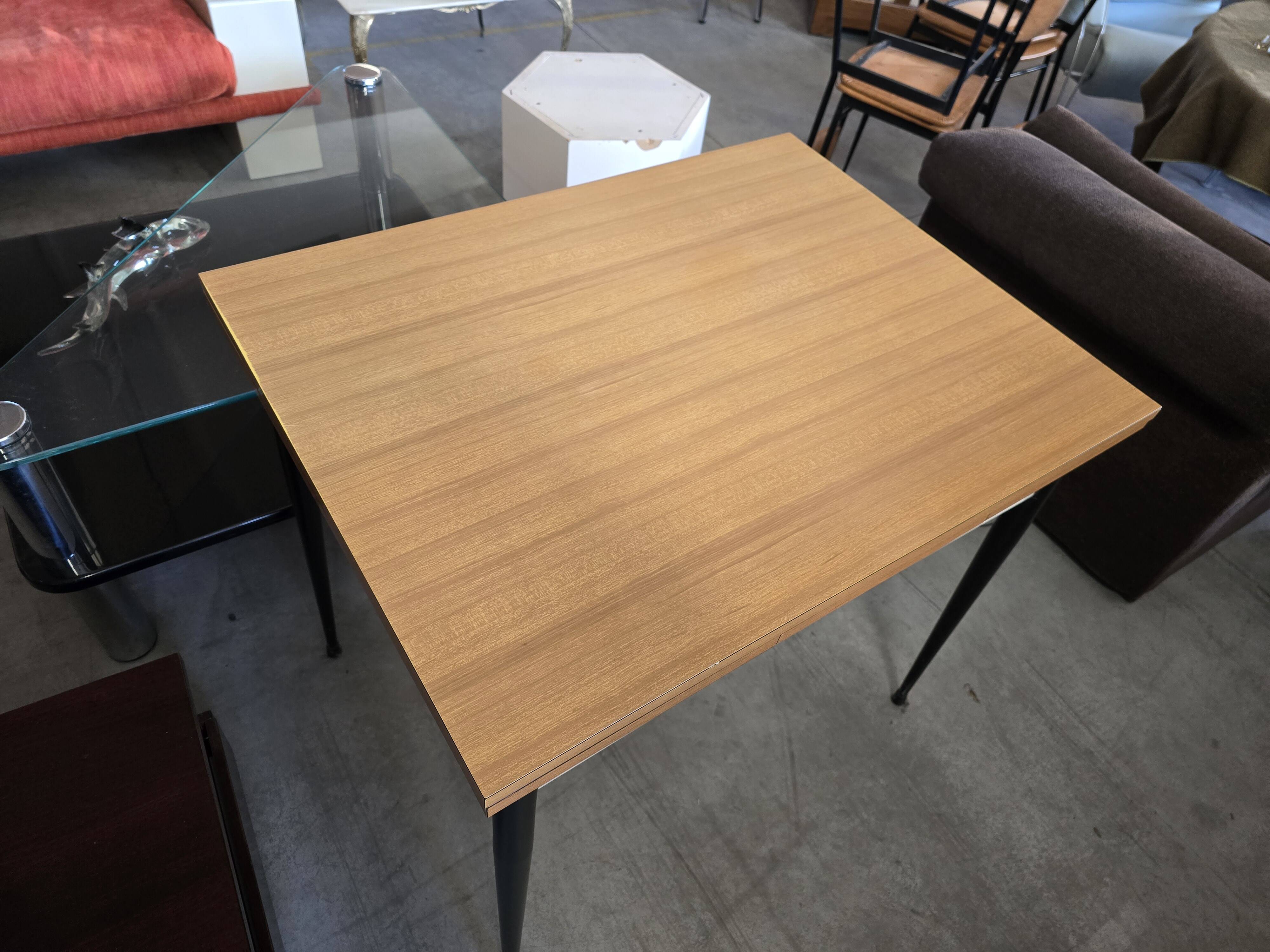 Formica extendable table from the 60s/70s and 4 iron chairs | Selency