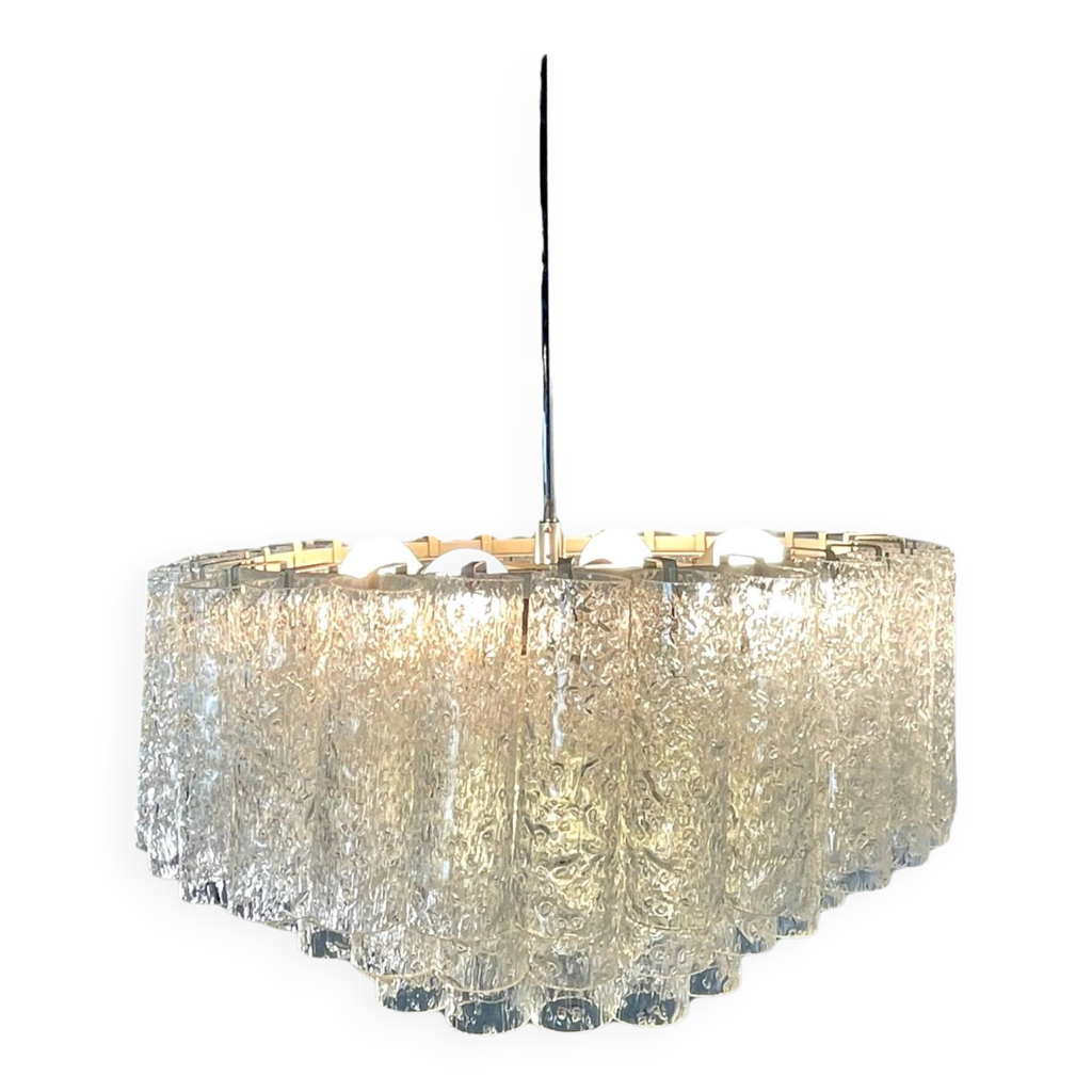 Lustre à trois niveaux de la marque Doria Leuchten. Equipé de 60 tubes ...