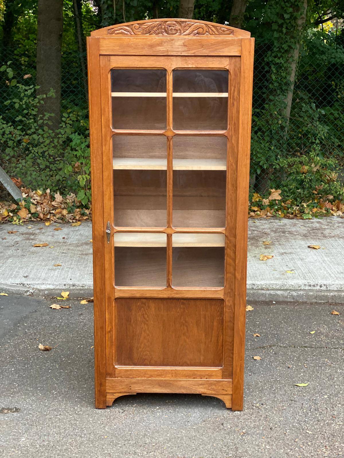 1960s Parisian Art Deco display case in solid oak | Selency