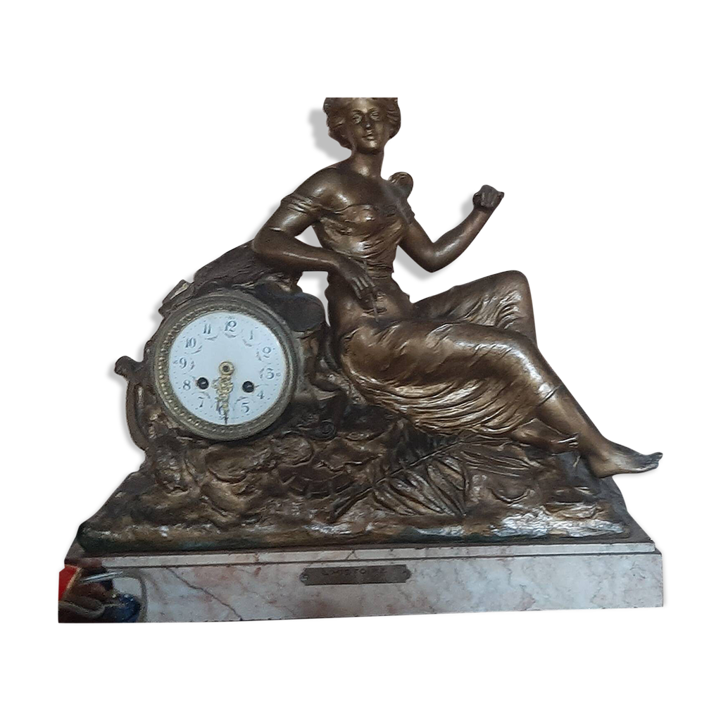 Horloge en Régule art déco "l'histoire" de X.Raphanel – Fin XIXe | Selency