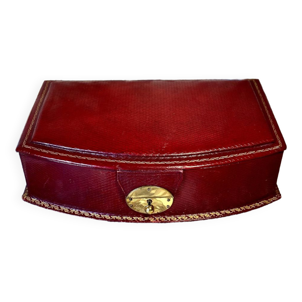 Boîte à bijoux , cuir rouge avec dorure sur cuir , intérieur daim fauve ...
