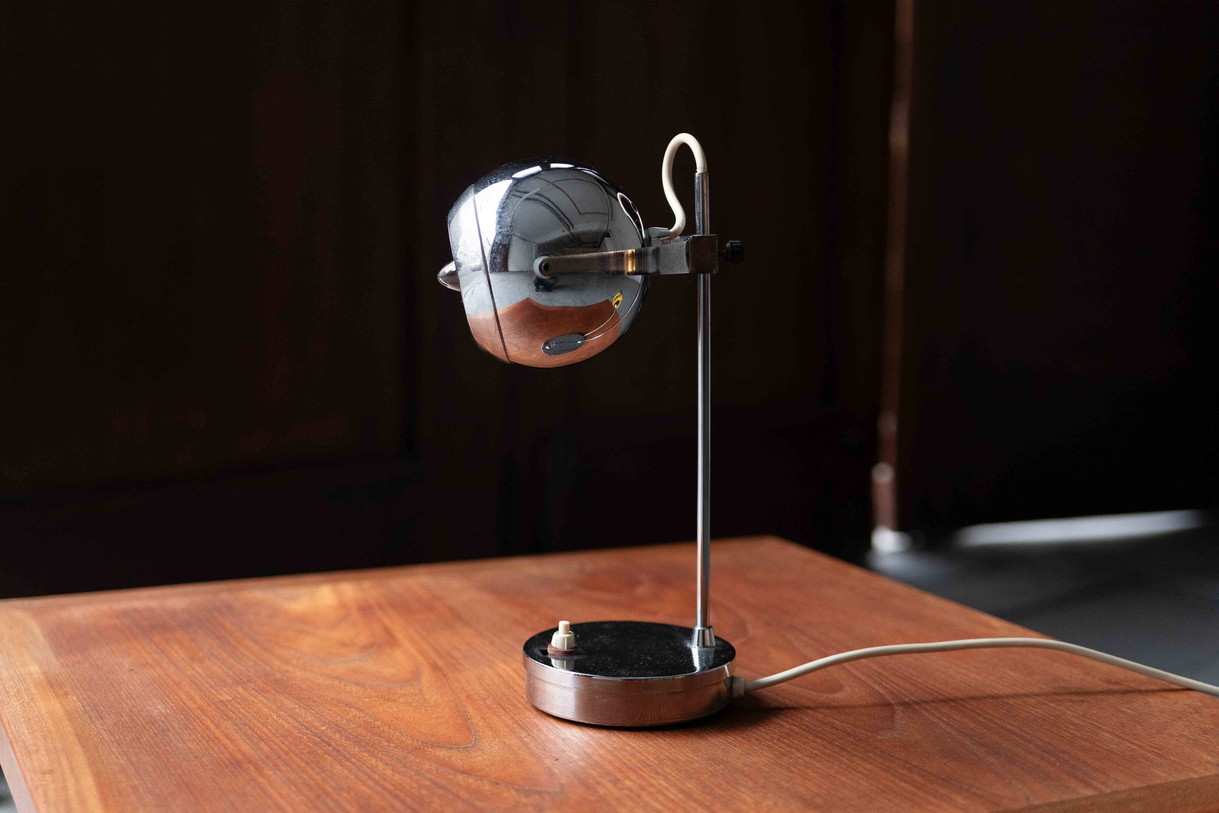 Lampe de table en forme d'œil, design italien | Selency