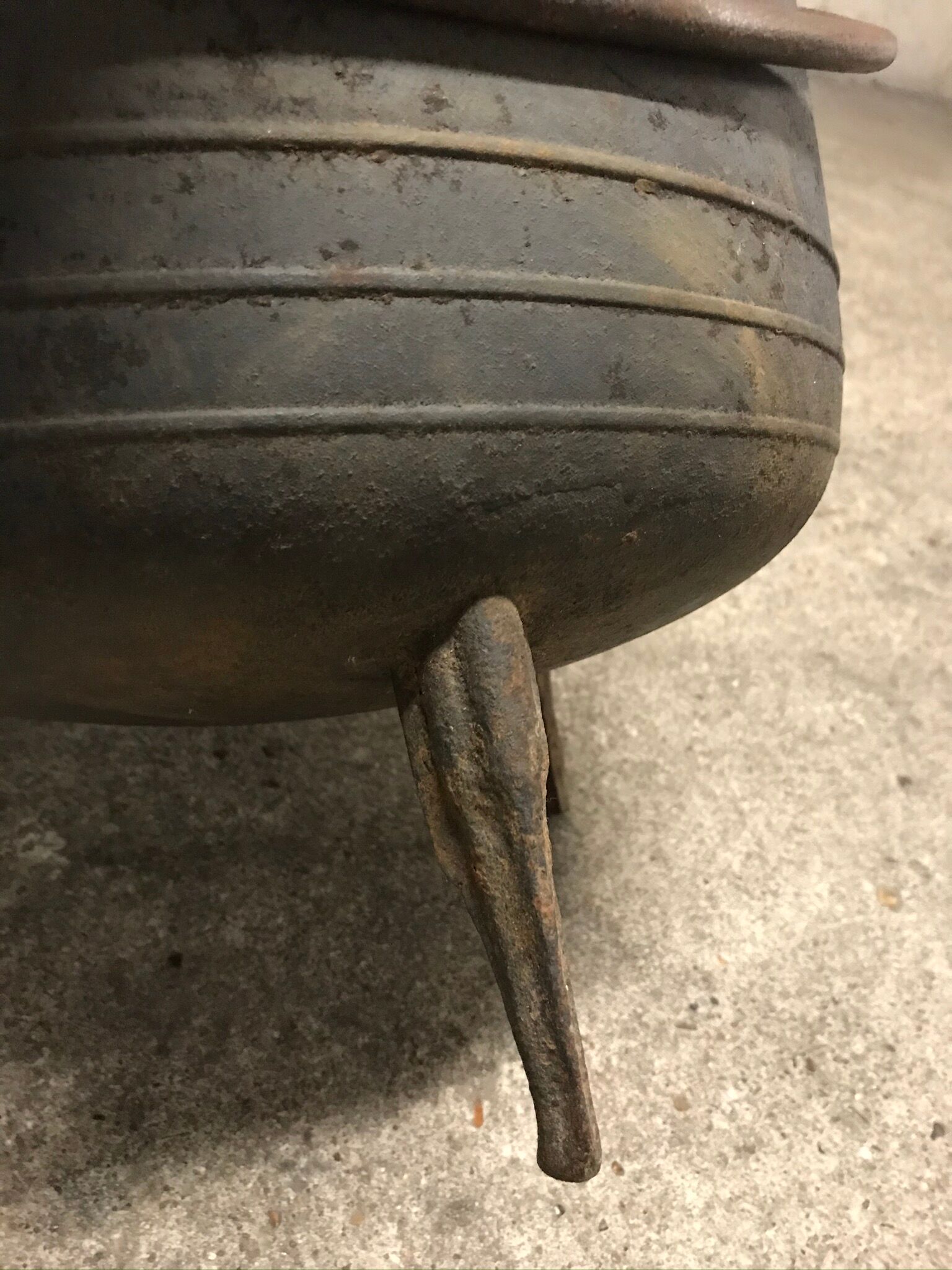 Ancien chaudron en fonte marque Chappée | Selency