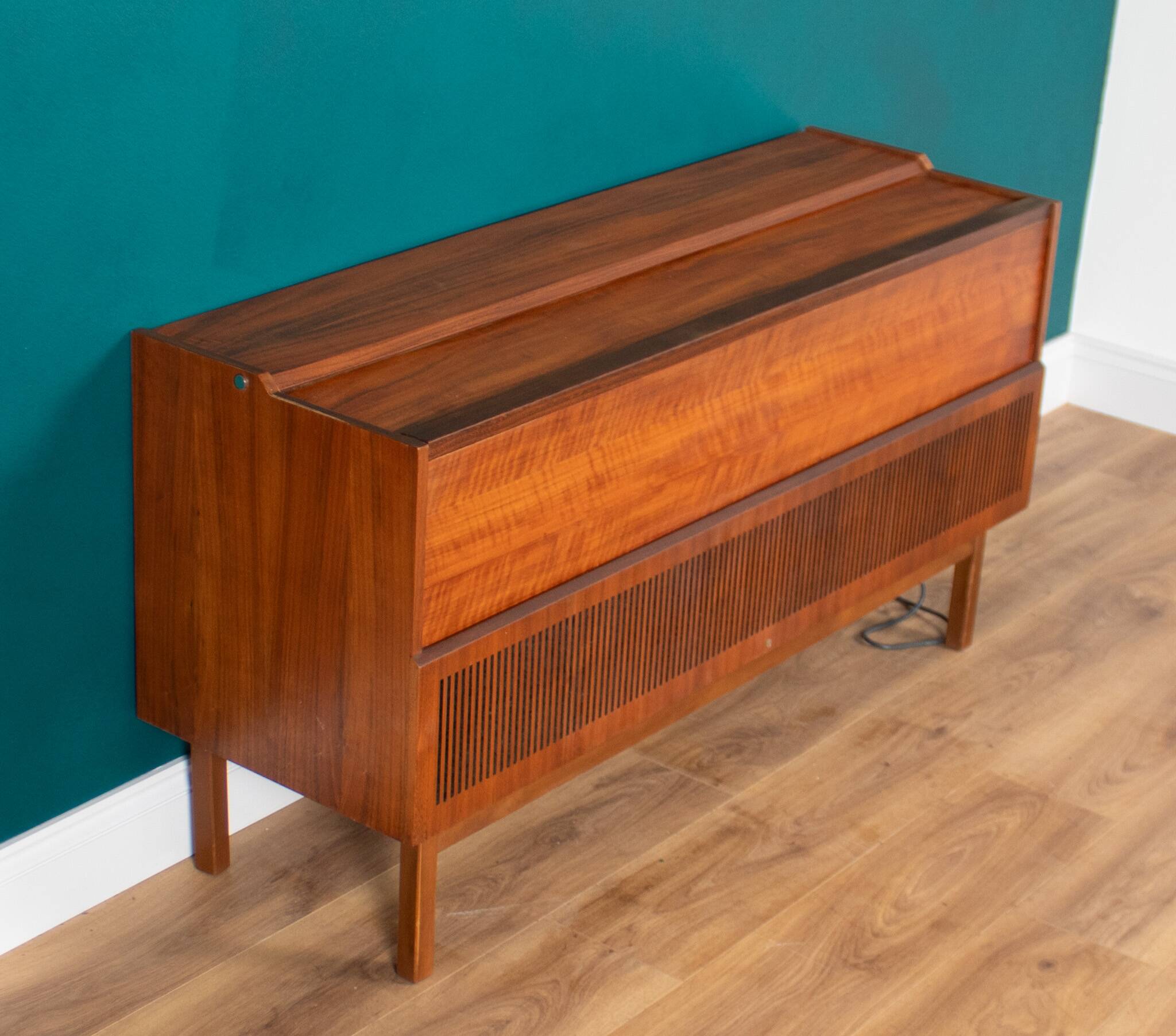 Buffet de tourne-disque rétro des années 1960 Hi-Fi Stéréogramme ...