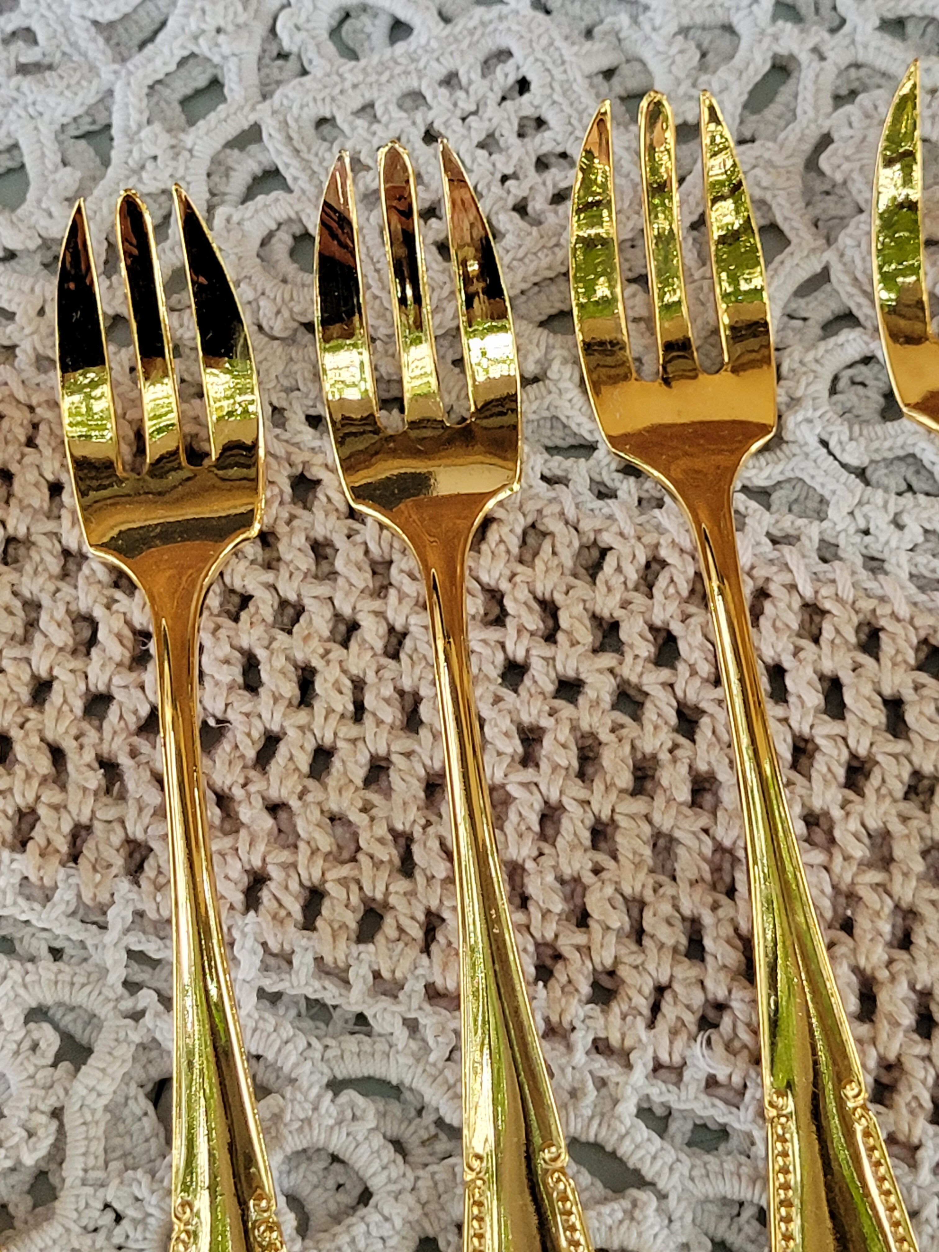 Ensemble de couvert en métal doré | Selency