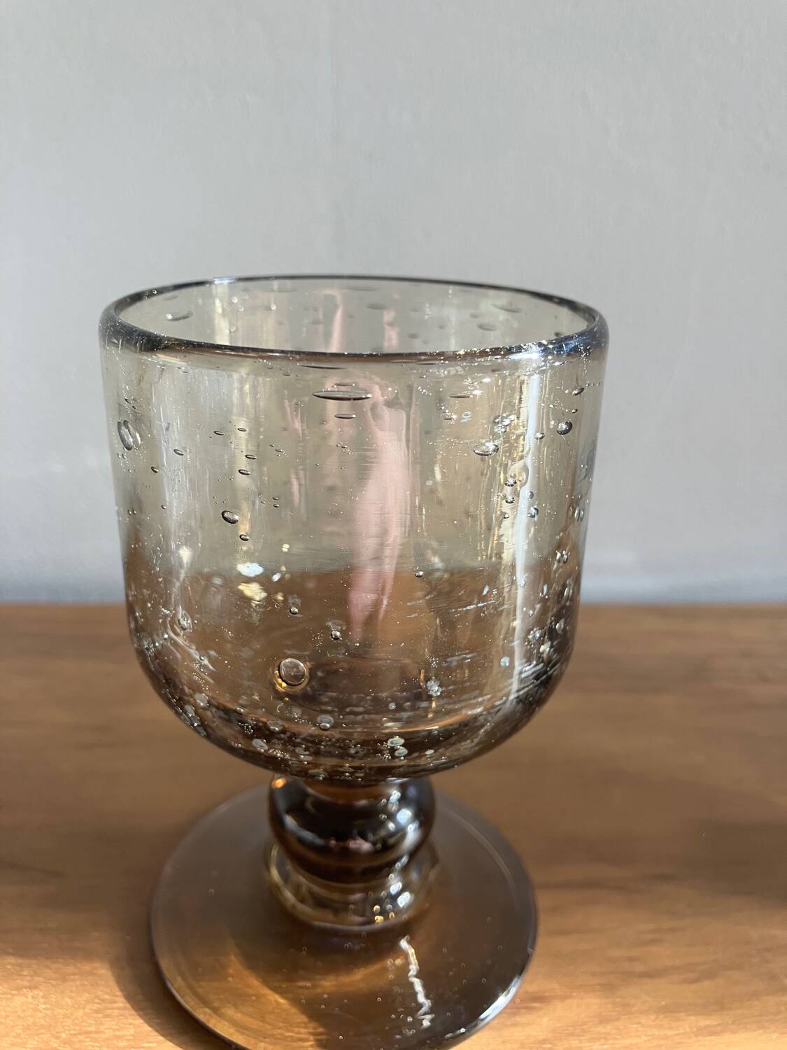 7 verres à pied vintage en verre bullé fumé | Selency