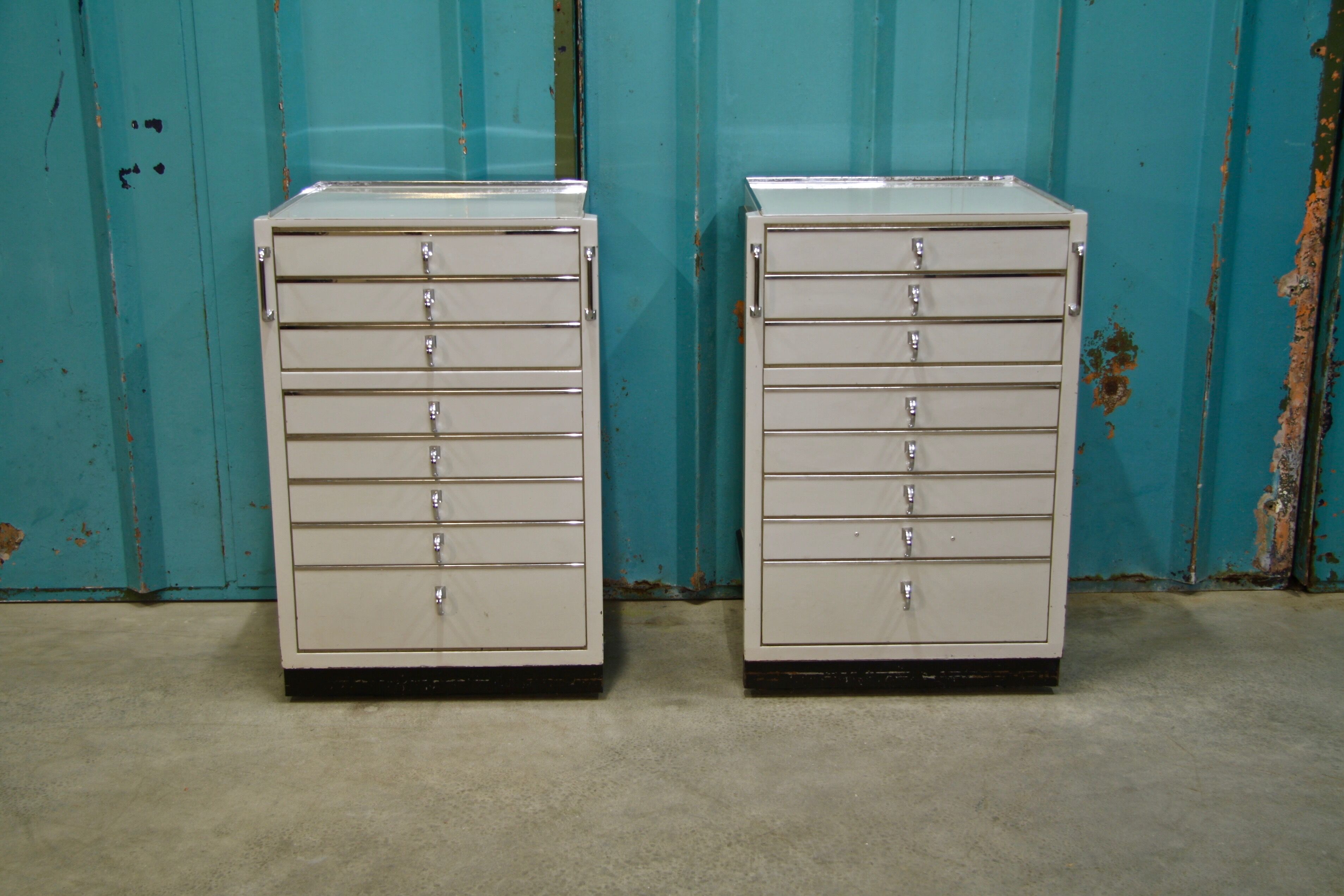 Set of 2 industrial German medical chests with drawers by Baisch, 1950s ...