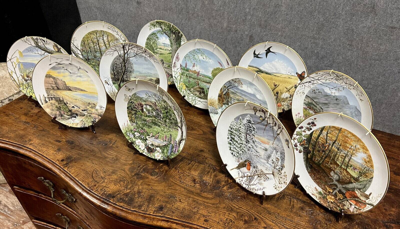 Peter Banett: collection de 12 assiettes murales en porcelaine peintes ...