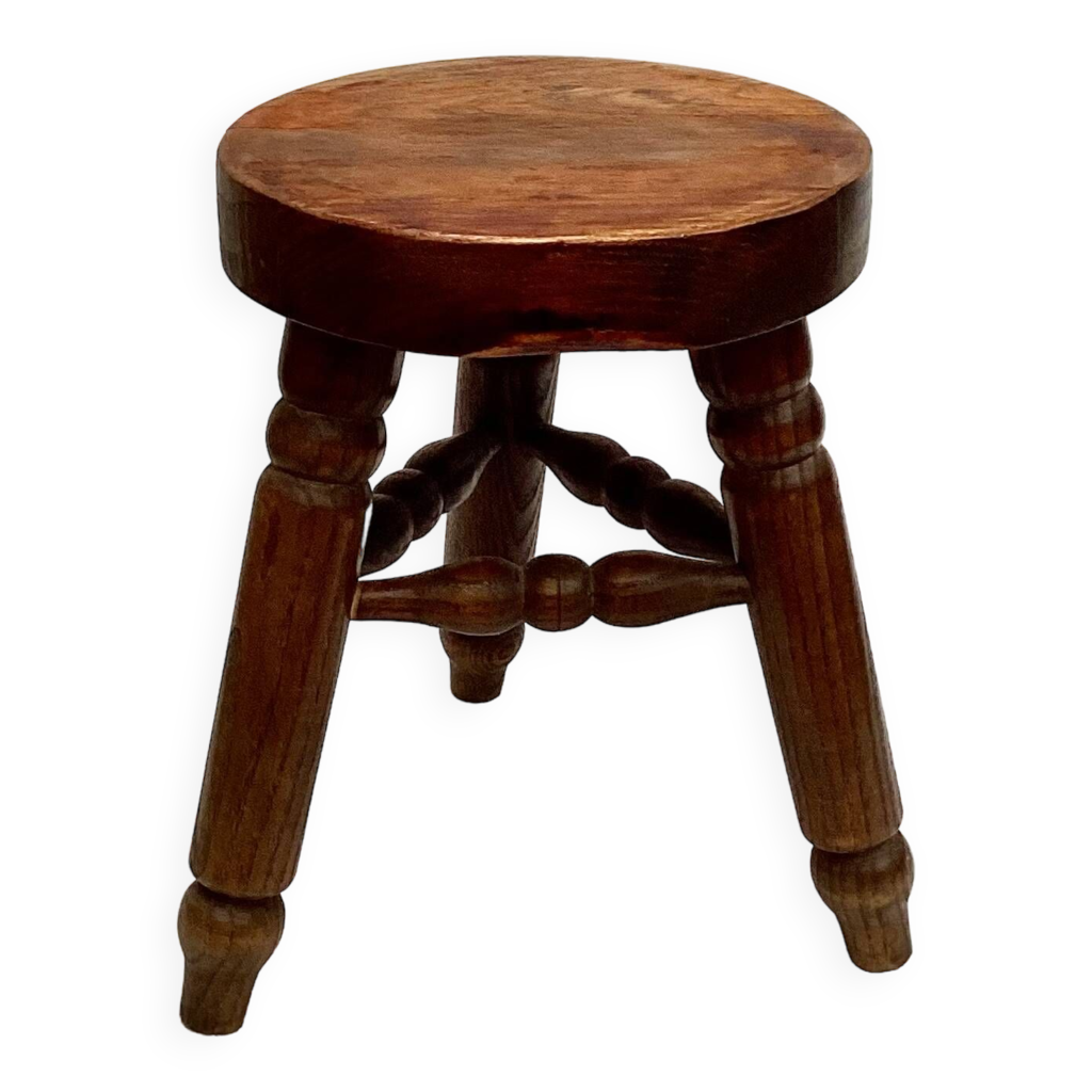 Petit tabouret en bois tripode dimension : hauteur -27cm- largeur -24cm ...