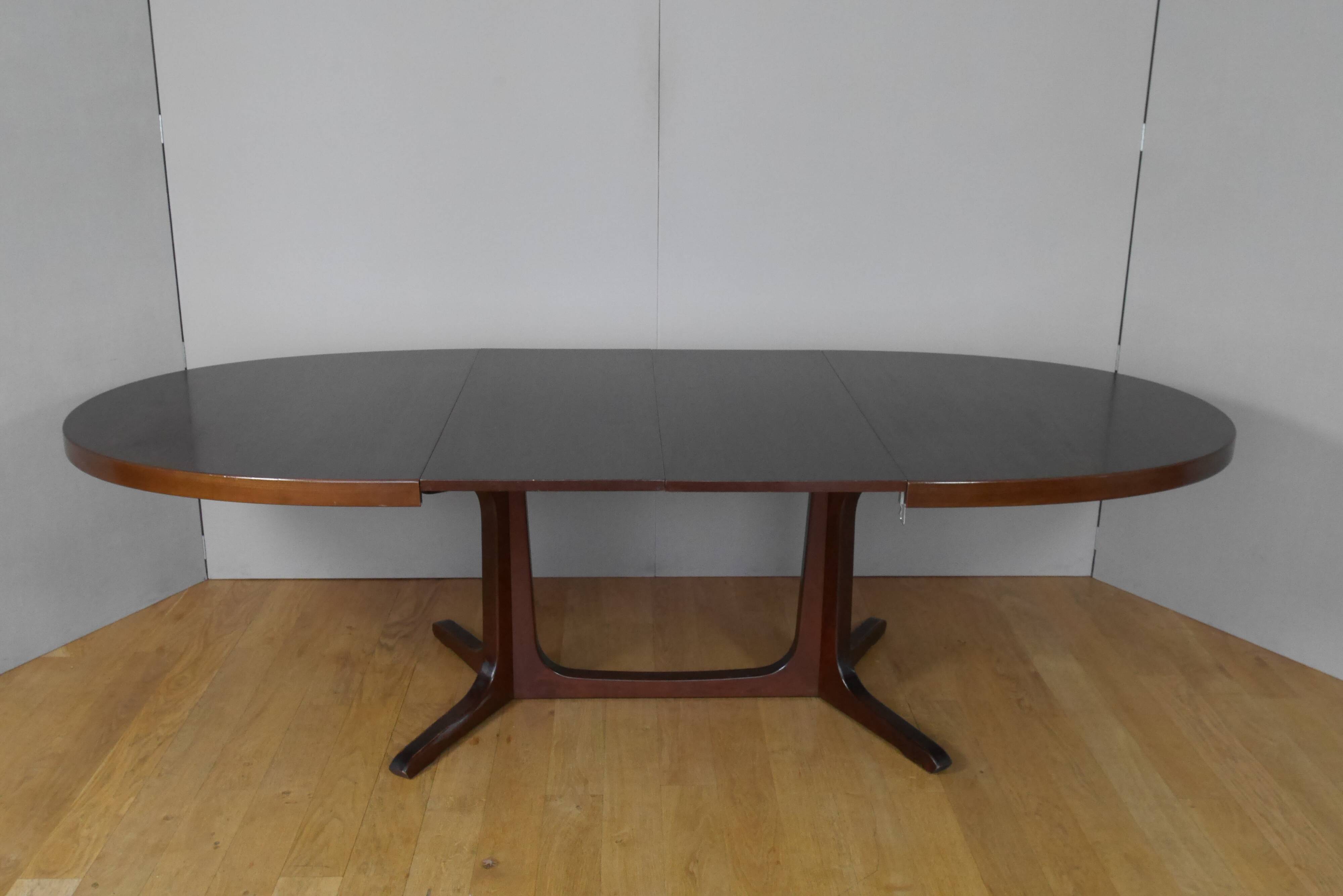 Table de repas ovale en orme à 2 rallonges Baumann | Selency