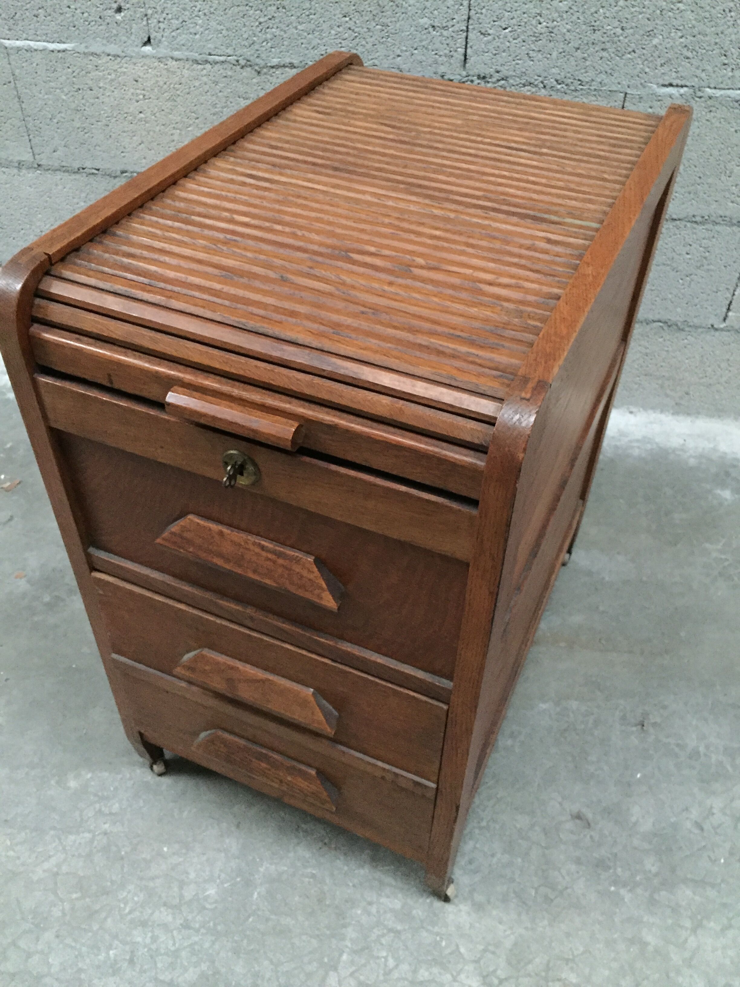 Caisson bar en bois a rideaux des années 50 | Selency