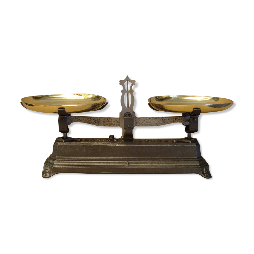 Ancienne balance force 2 kg type roberval plateaux laiton | Selency
