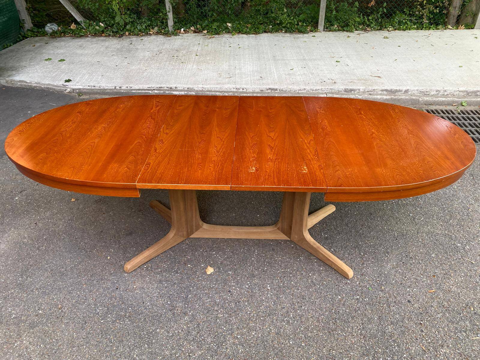 Table scandinave ovale extensible Baumann teck 240cm 1980 | Selency