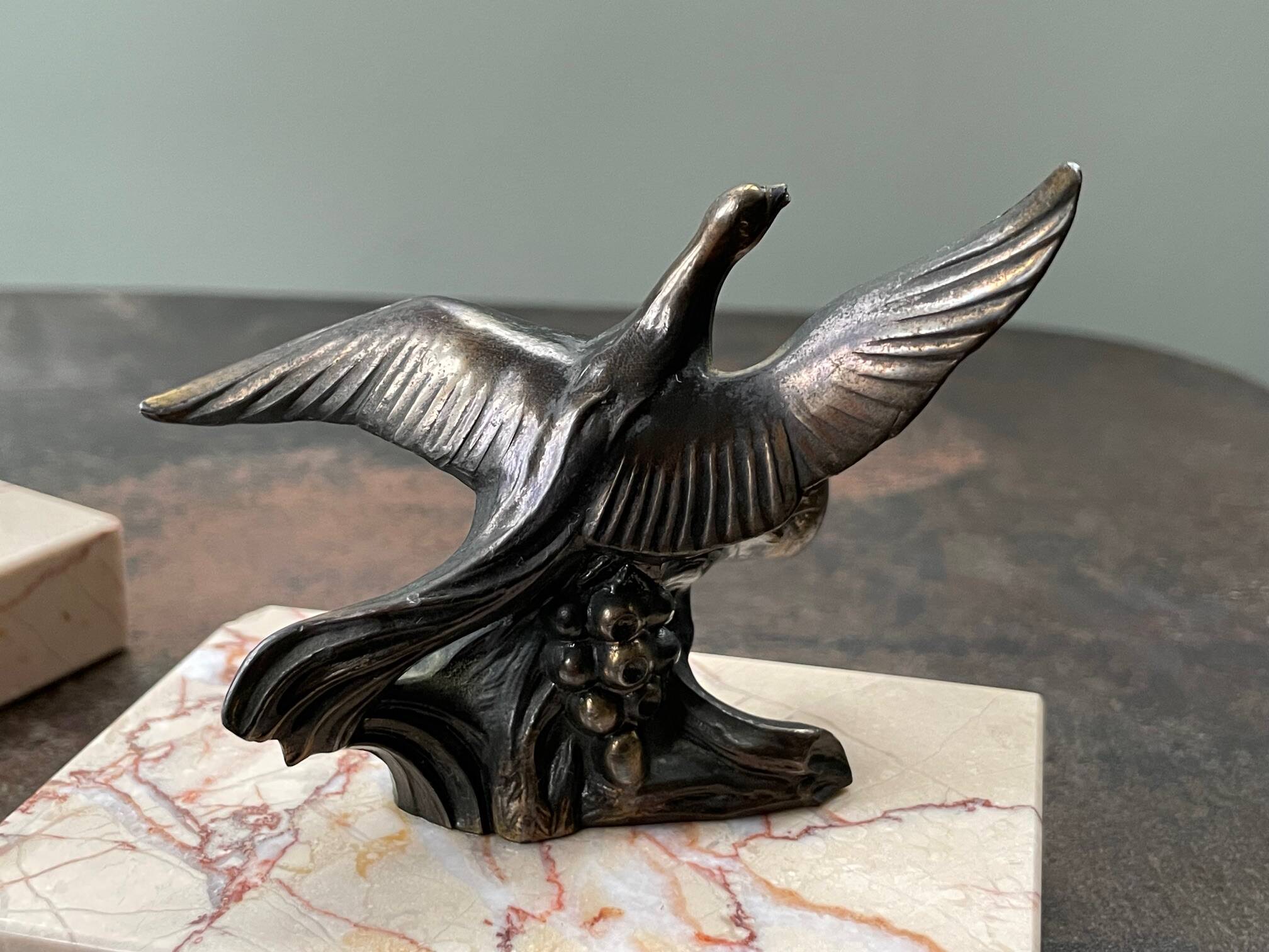 Paire de serre- livres en marbre et oiseaux en bronze | Selency