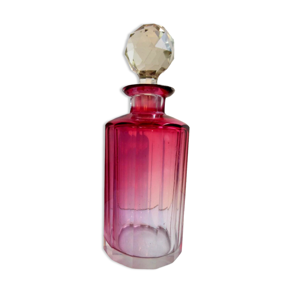 Flacon à parfum baccarat à côtes plates cristal rouge framboise dégradé ...
