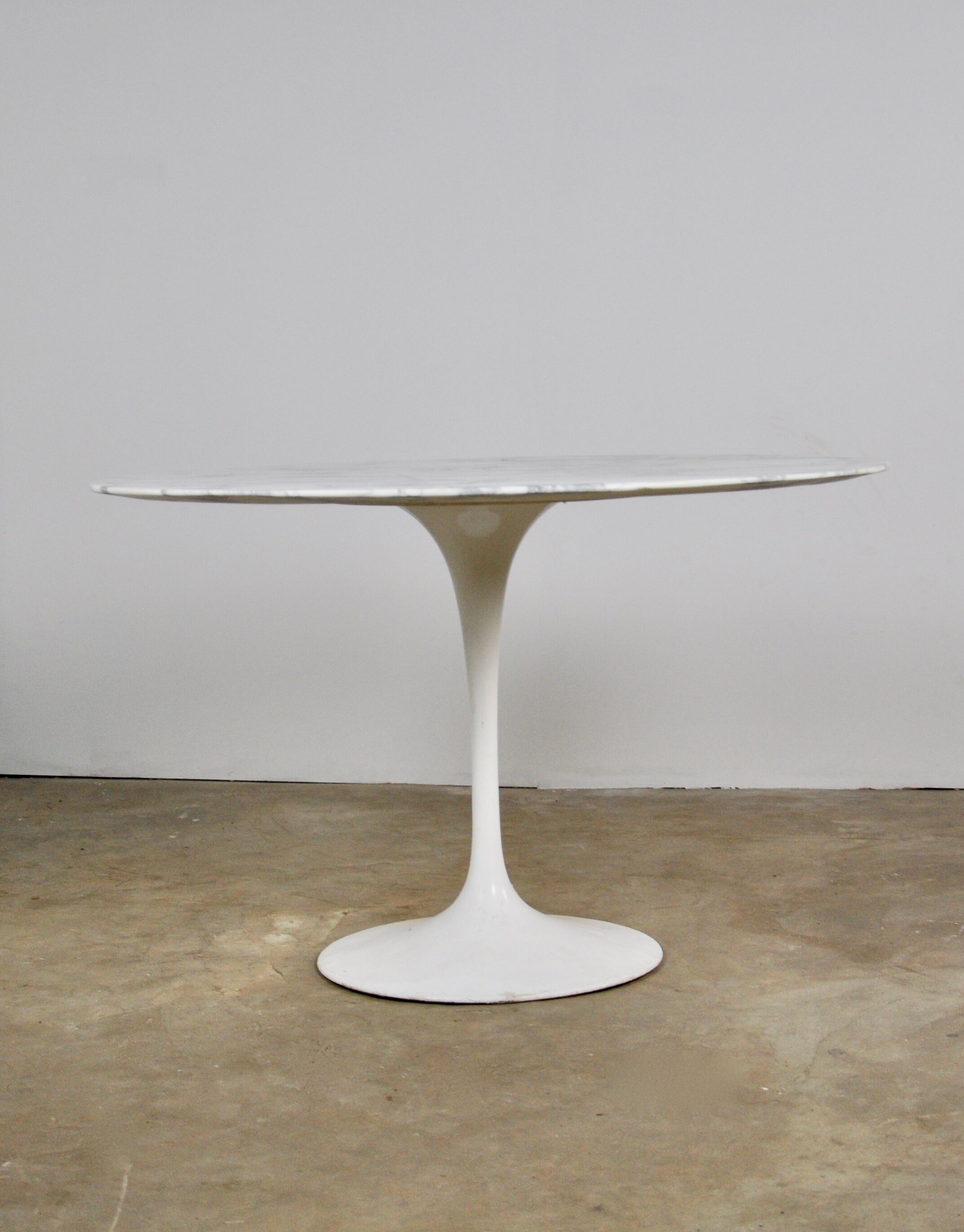 Table tulipe Eero Saarinen pour Knoll international 1960s | Selency