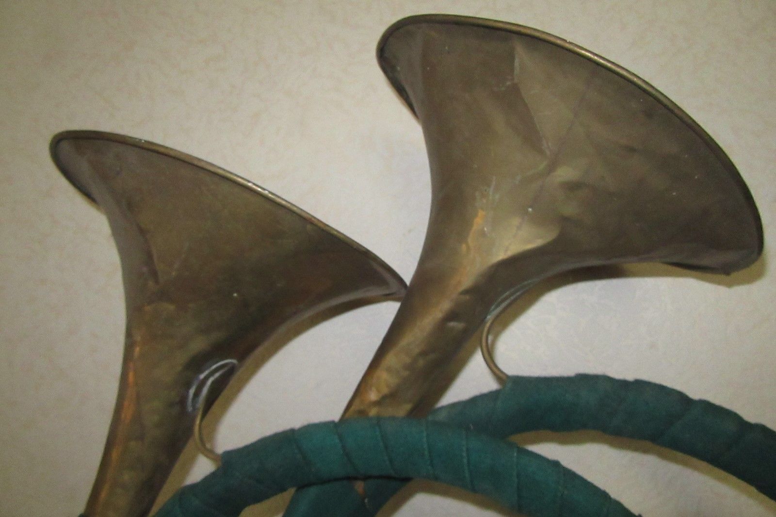 Paire d'anciens cor de chasse cuivre gautrot coues hunting horn venerie ...